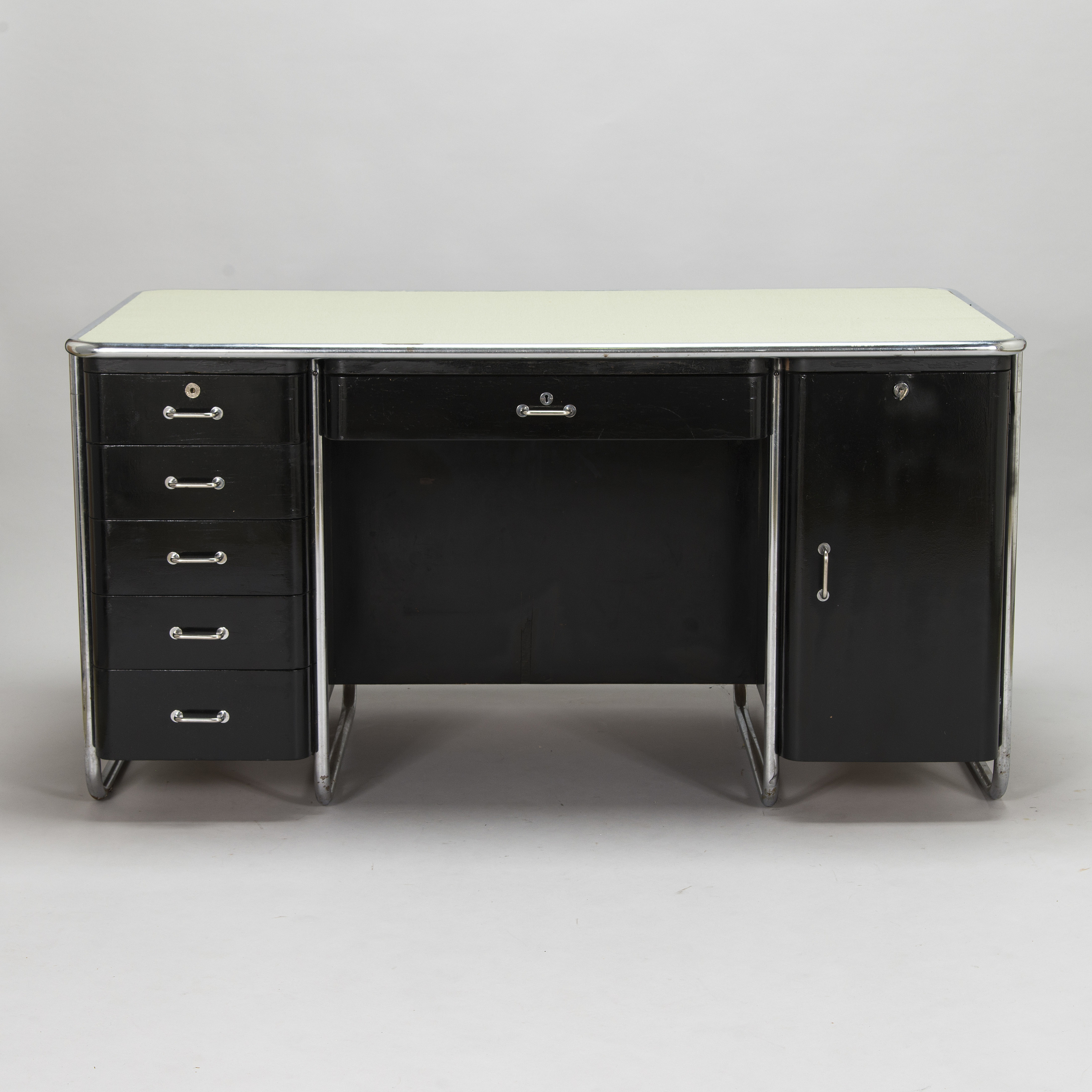 A 1930's writing desk for Oy Veljekset Lampila Ab. - Bukowskis