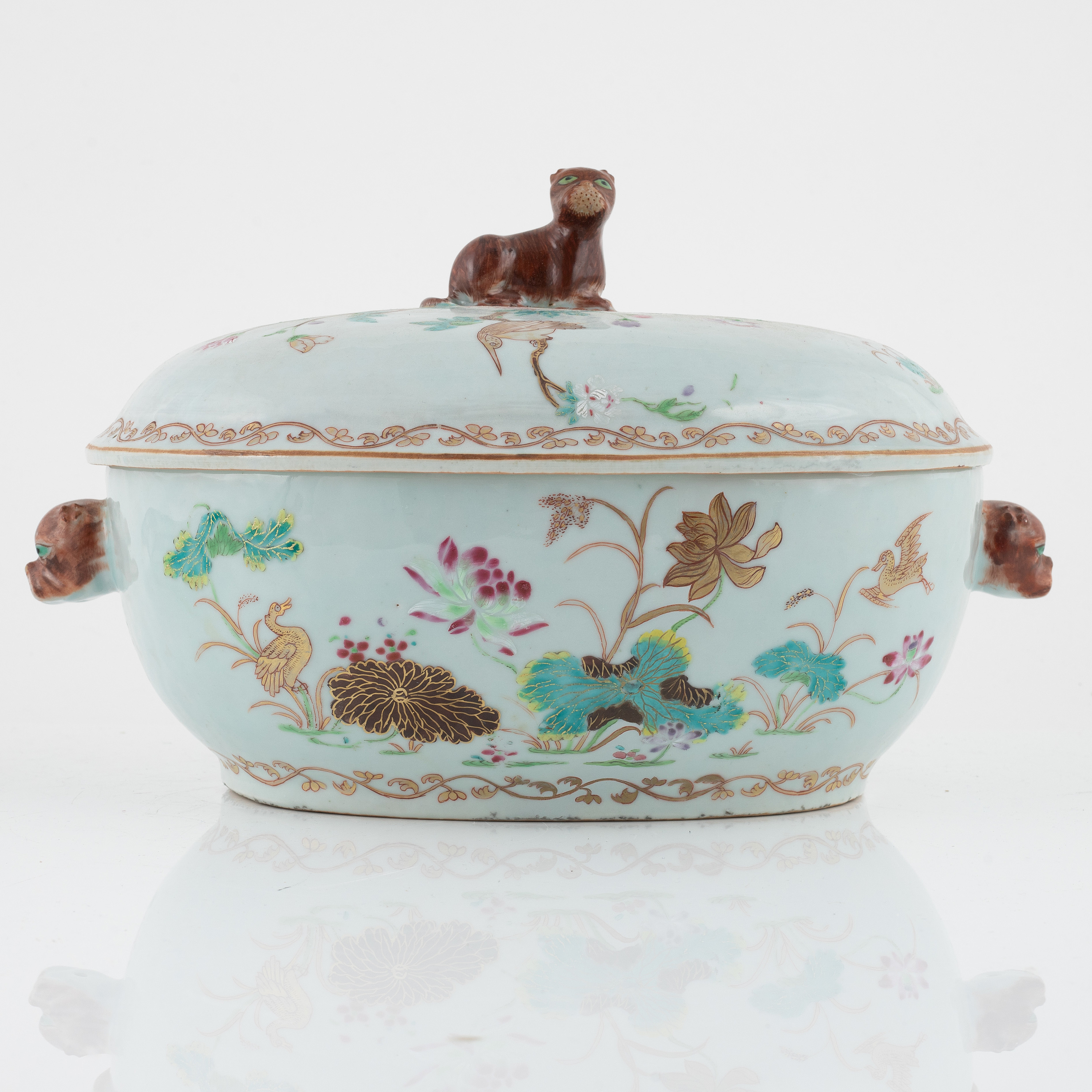 A Chinese Export famille rose tureen with cover, Qing dynasty (1736-95 ...