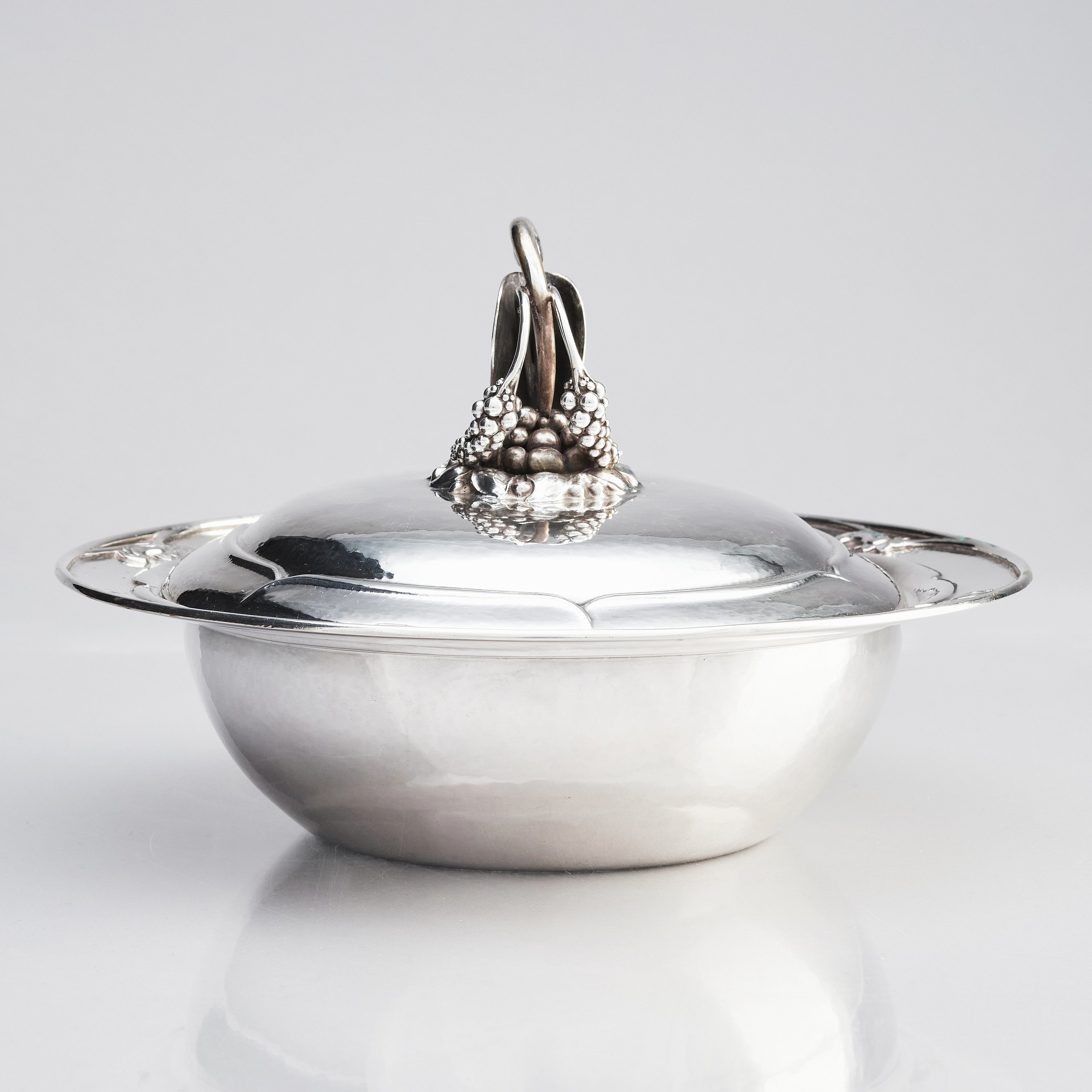 Johan Rohde, an 830/1000 silver lidded dish, Georg Jensen, Copenhagen ...