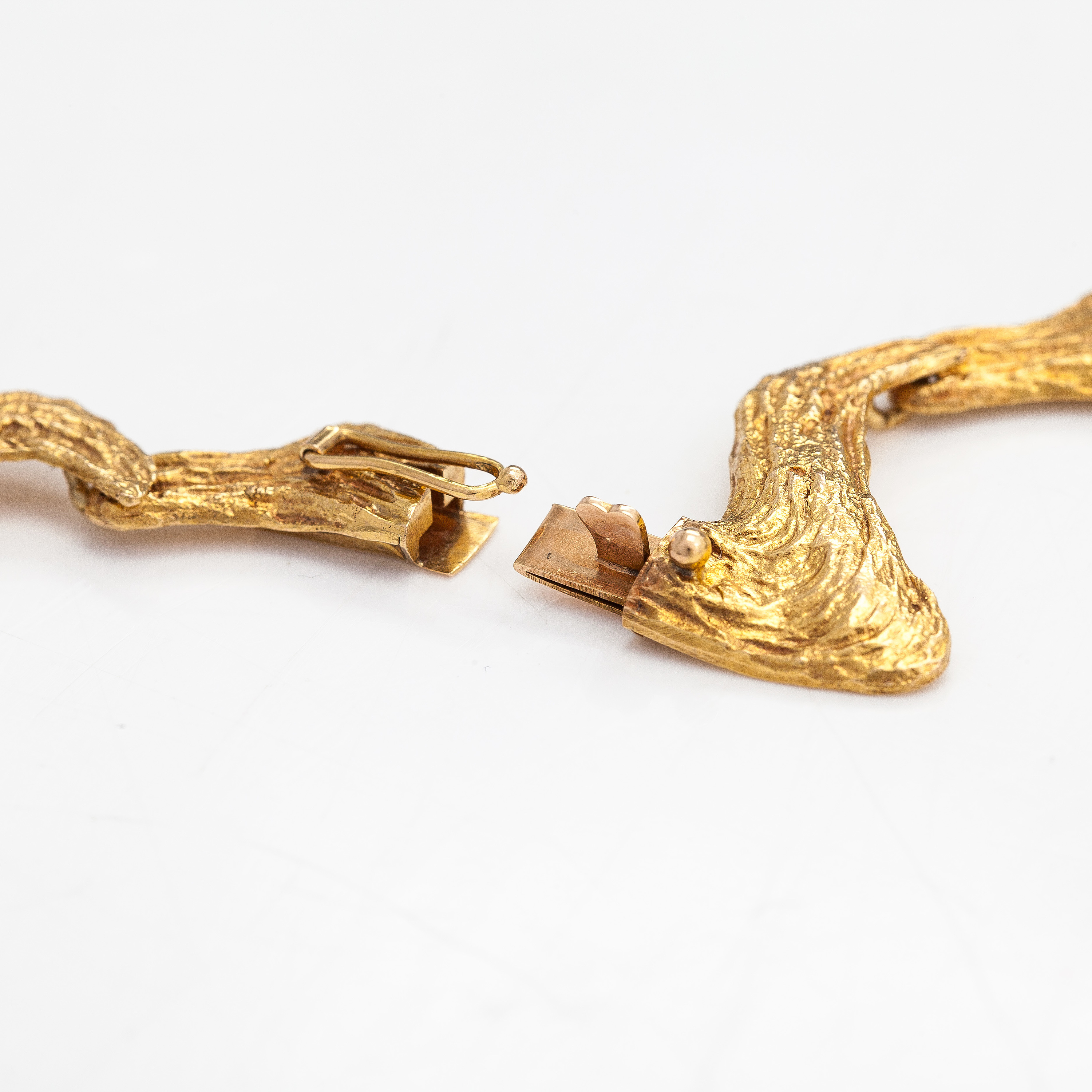Helky Juvonen, collier, 14K guld, Westerback, Helsingfors 1972. - Bukowskis