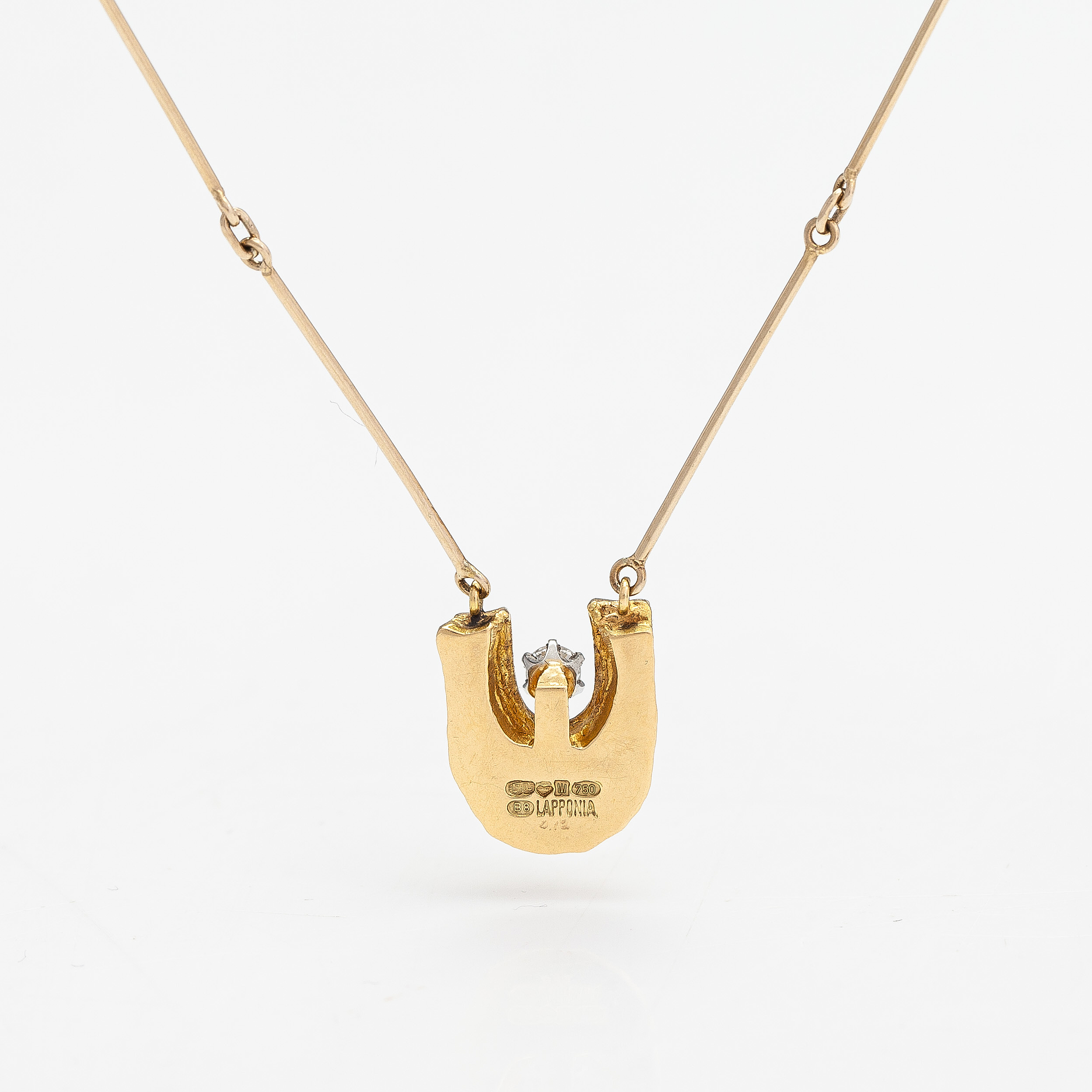 Juhani Linnovaara, Halsband "Legato", 18K guld och diamant ca 0.12 ct enligt gravyr. Lapponia ...