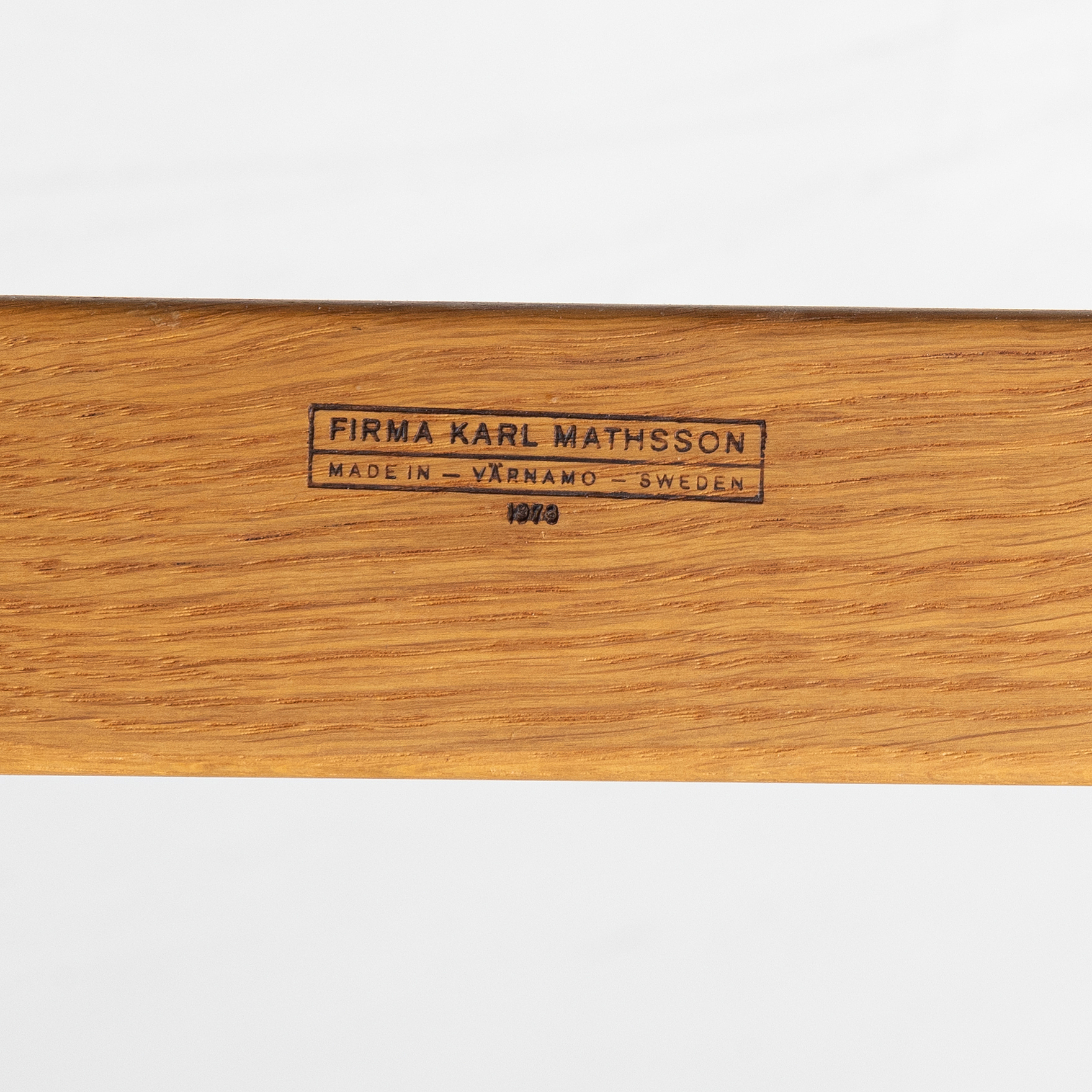 Bruno Mathsson, fåtölj, "Eva", Firma Karl Mathsson, 1979. - Bukowskis