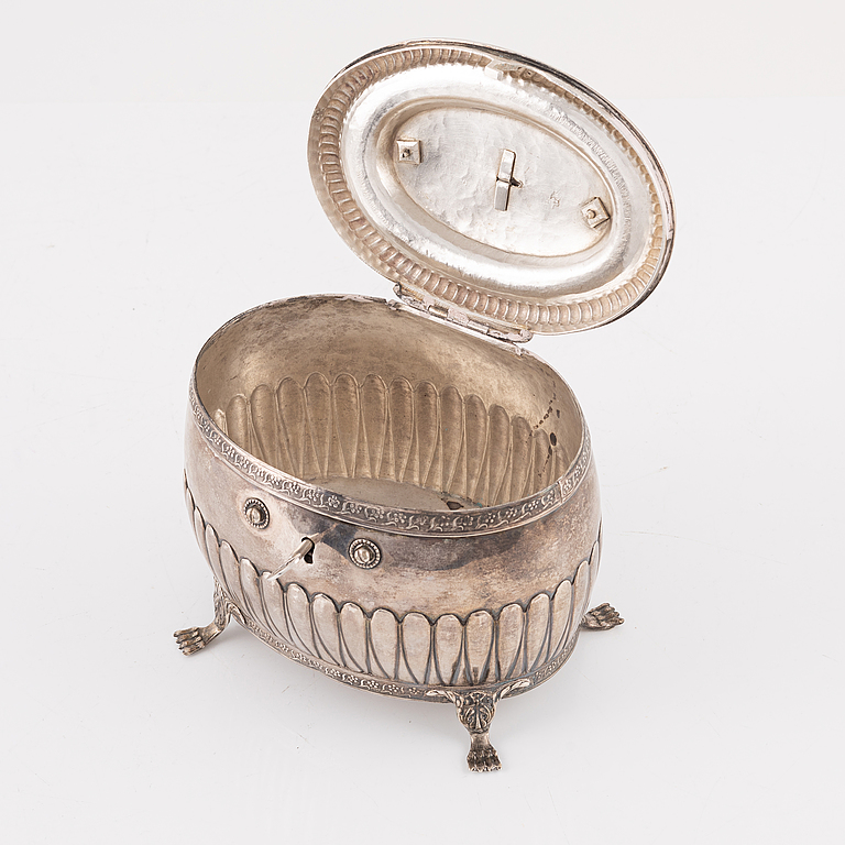 Magnus Fryberg, a silver sugar caddy, Jönköping, 1826. - Bukowskis
