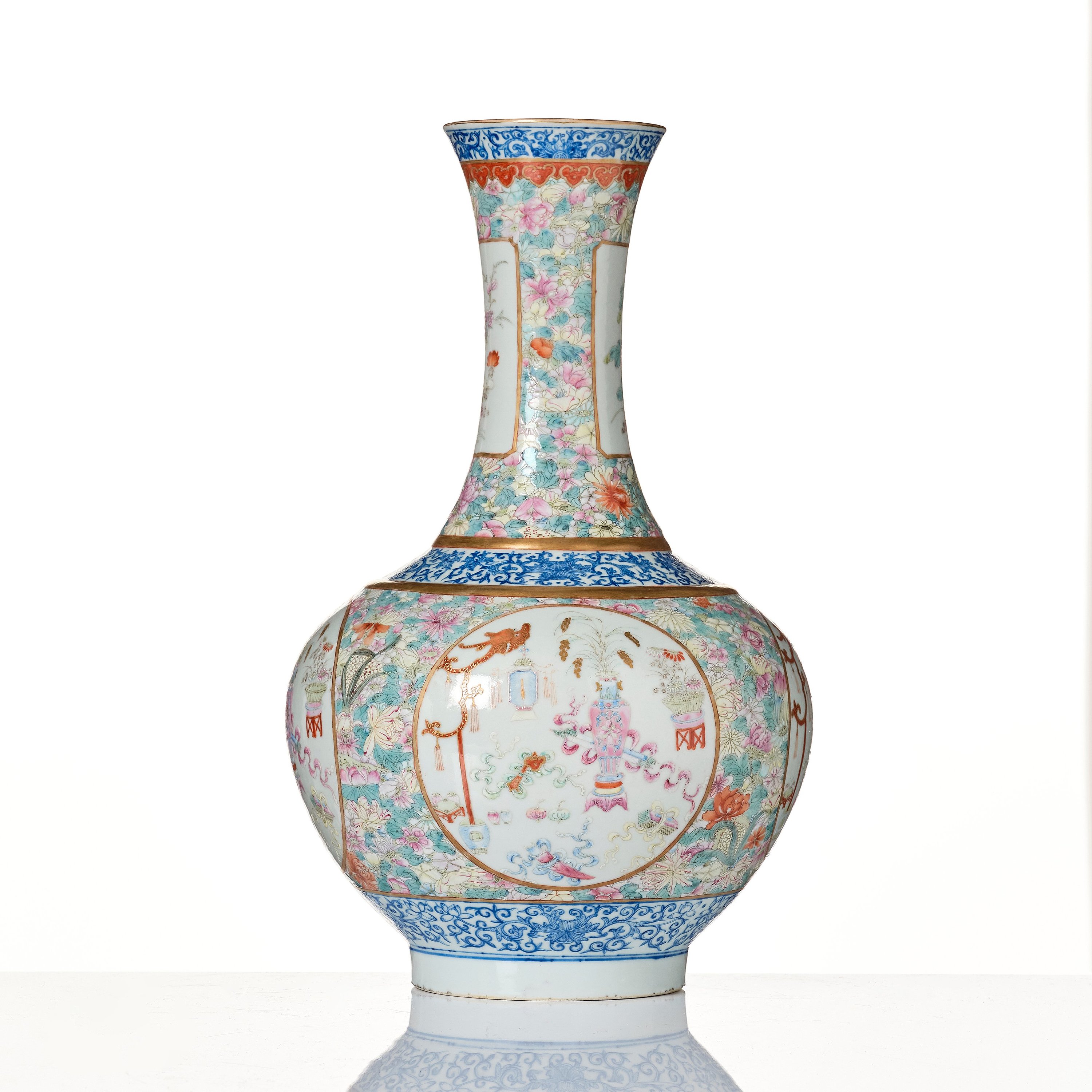 A large famille rose vase, Qing dynasty with Guangxu mark. - Bukowskis