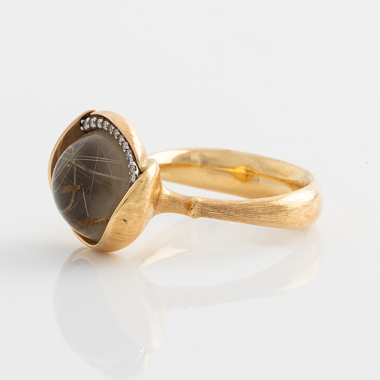 Ole Lynggaard, Charlotte Lynggaard , ring "Lotus", 18K guld med ...
