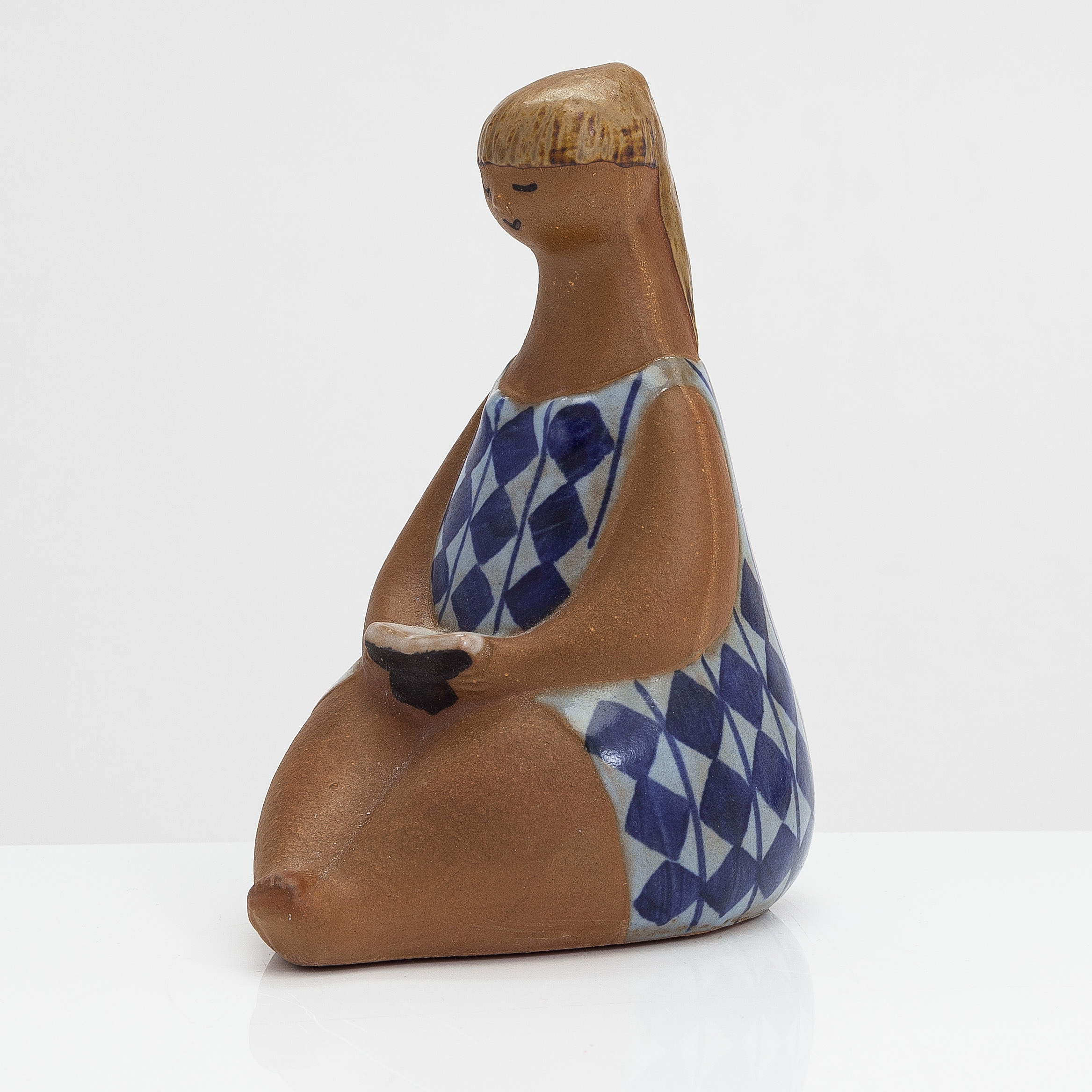 Lisa Larson, A stoneware figurine, 'Amalia', Gustavsberg. - Bukowskis