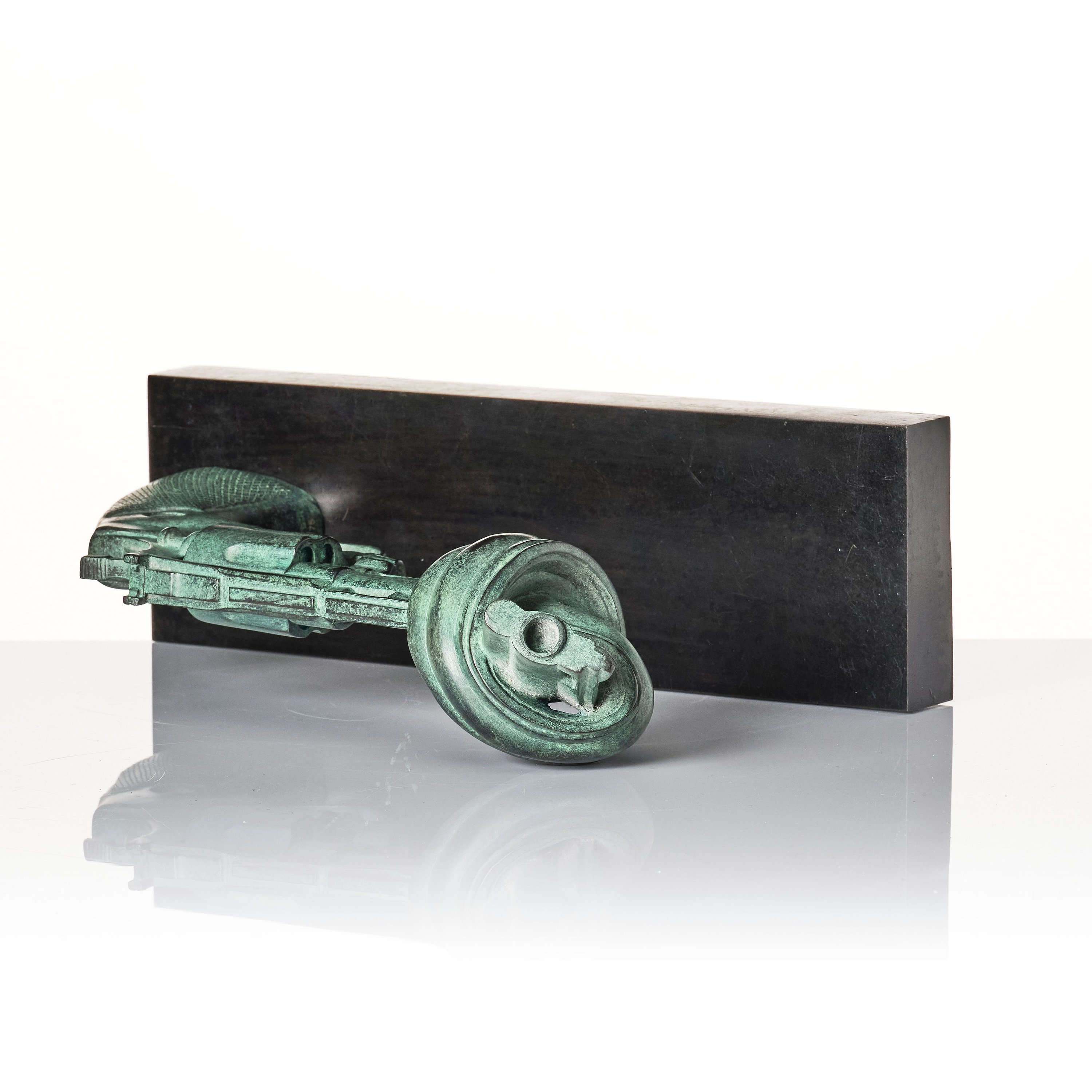 Carl Fredrik Reuterswärd, "Non Violence". - Bukowskis