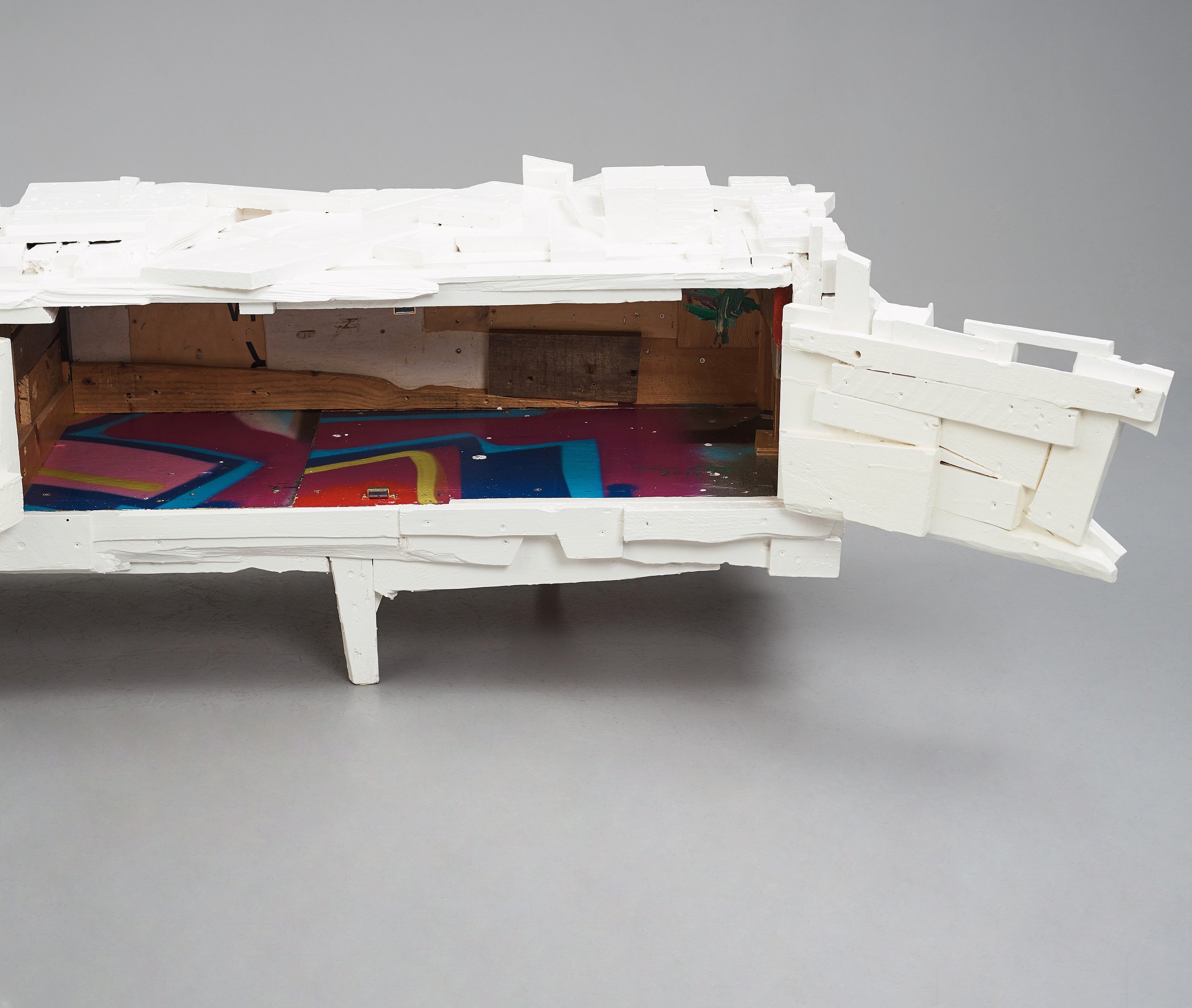 Finn Ahlgren, / Godspeed, a unique "trash sideboard", his own studio ...