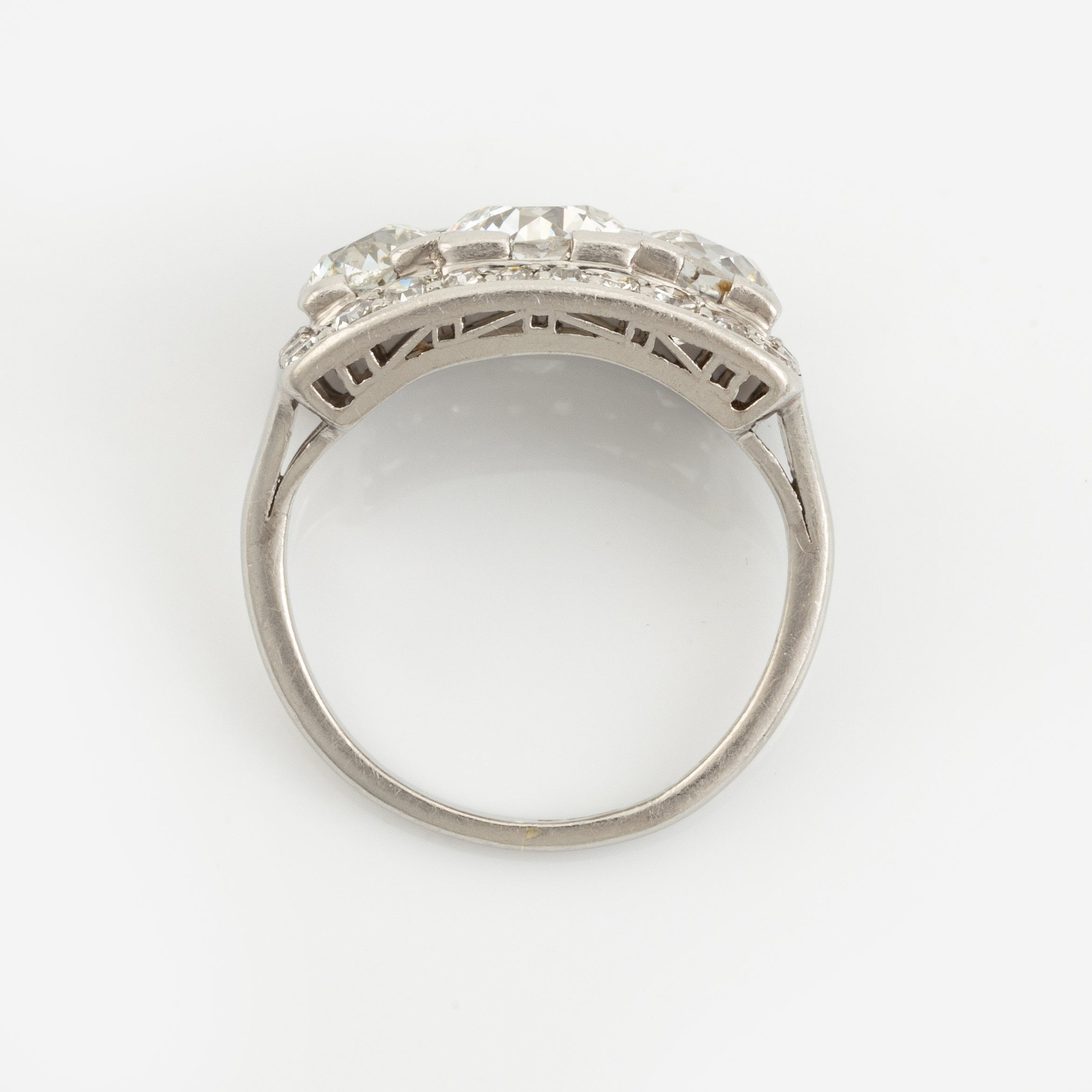 A WA Bolin platinum ring set with old- and eight-cut diamonds. - Bukowskis
