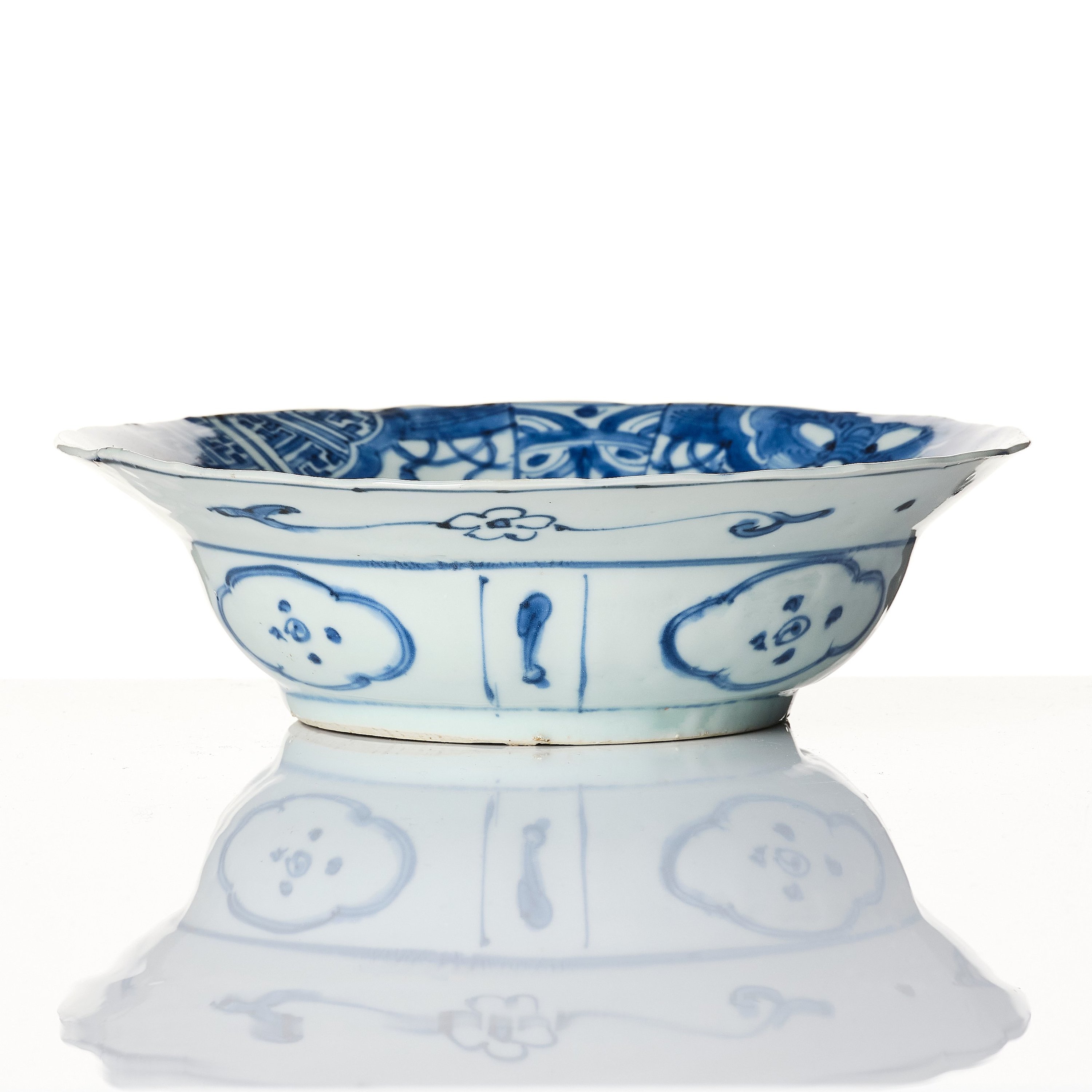 A blue and white kraak dish, Ming dynasty, Wanli (1572-1620). - Bukowskis
