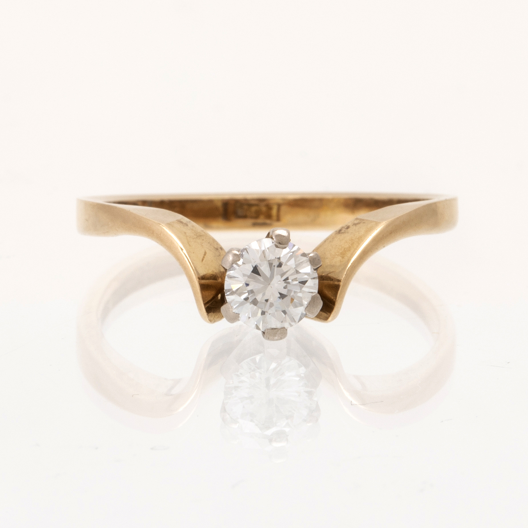 Ring solitär 18K rött och vitt guld med rund briljantslipad diamant ...