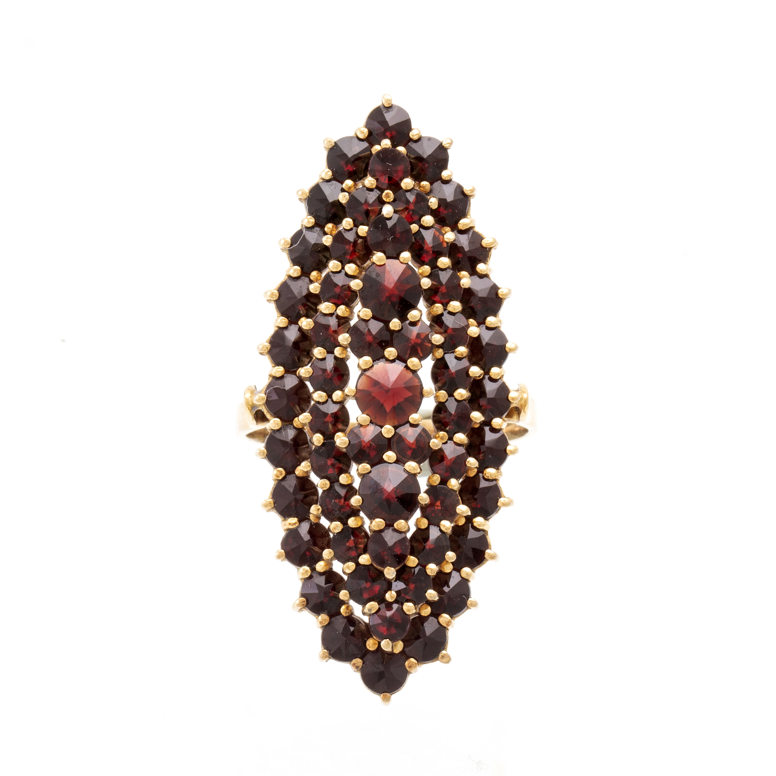 Ring/Cocktailring förgyllt silver med fasetterade granater. - Bukowskis