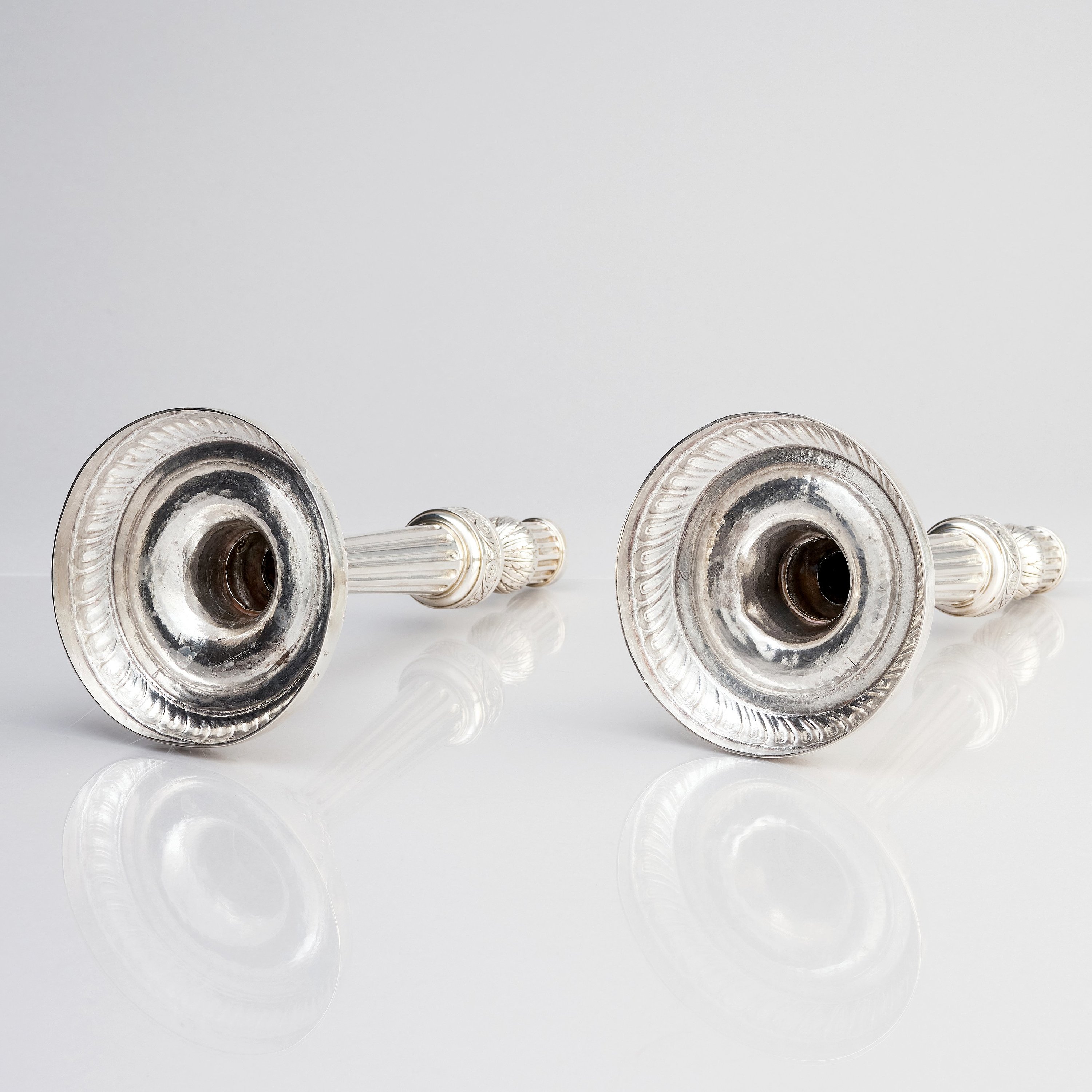 Kungliga kandelabrar, ett par, för tre ljus, silver, Österrike, lgnaz ...