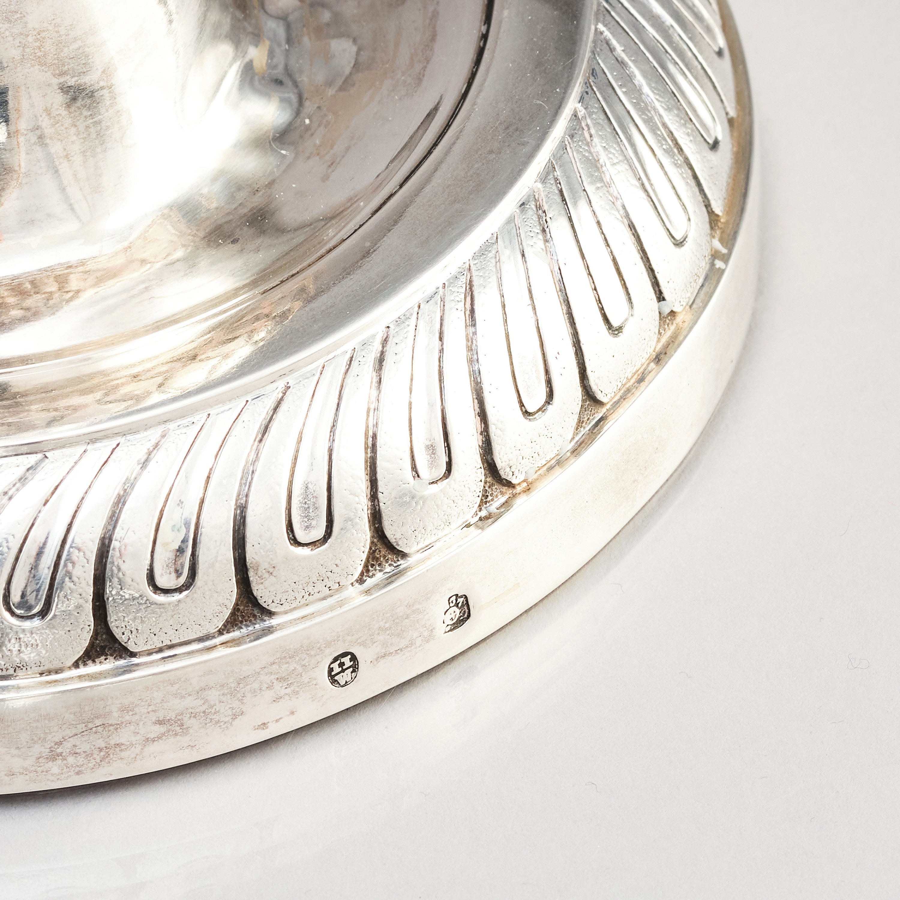 Kungliga kandelabrar, ett par, för tre ljus, silver, Österrike, lgnaz ...