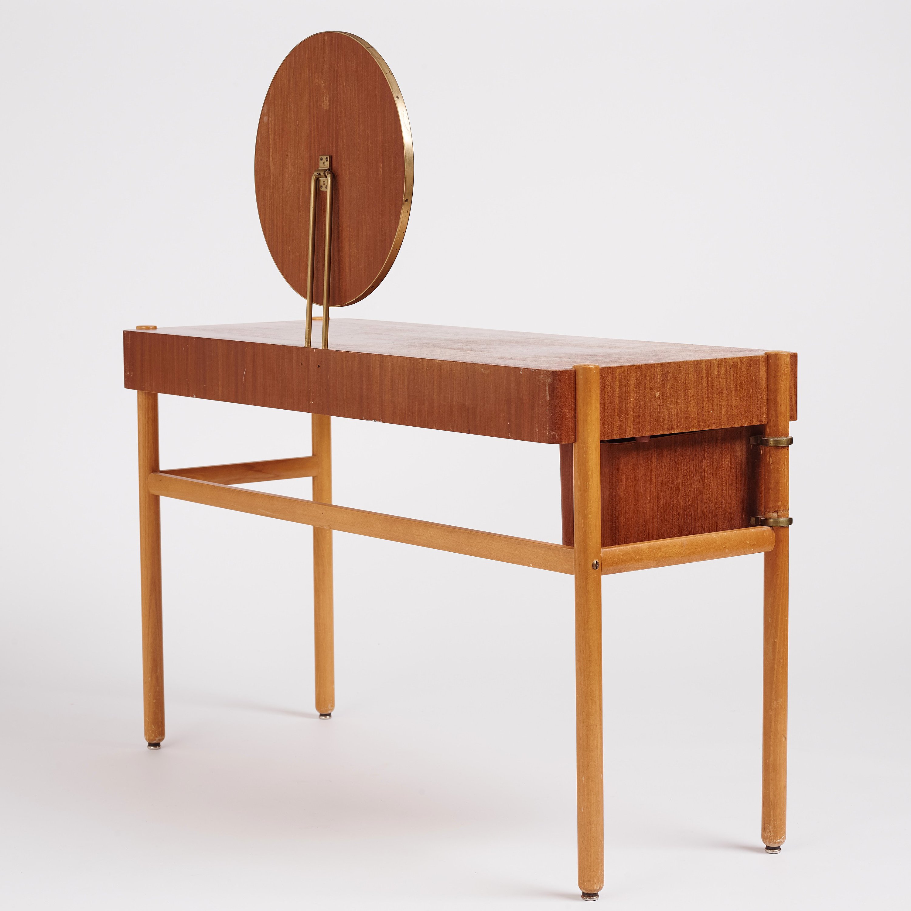 Bertil Fridhagen, sminkbord, modell "3-127, Ligrett-serien", Svenska ...