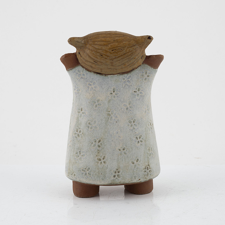 Lisa Larson, figurin i stengods, "Susanna", ur serien "Larsons ungar", Gustavsberg, i produktion ...