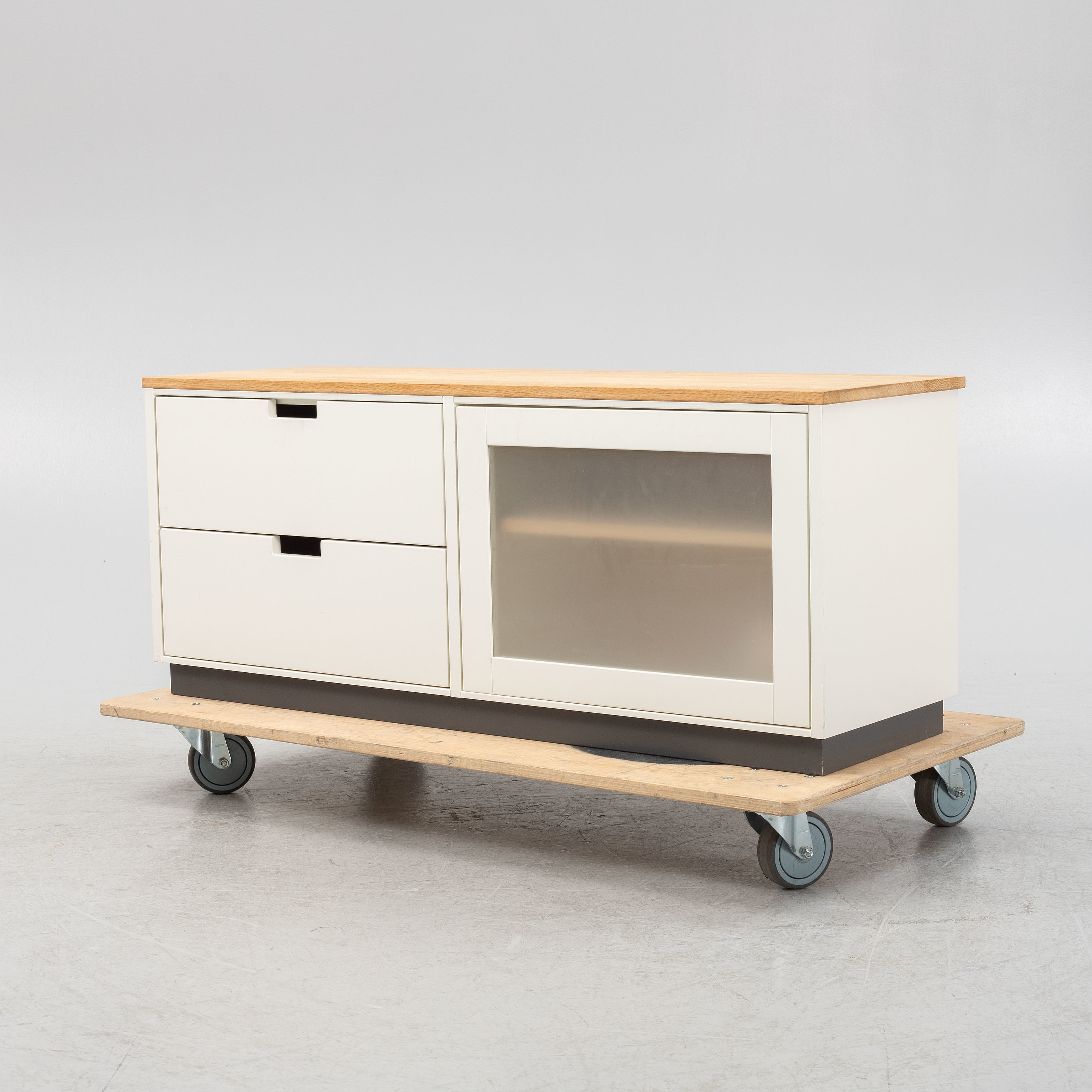 Sideboard, Norrgavel, 2000-tal. - Bukowskis