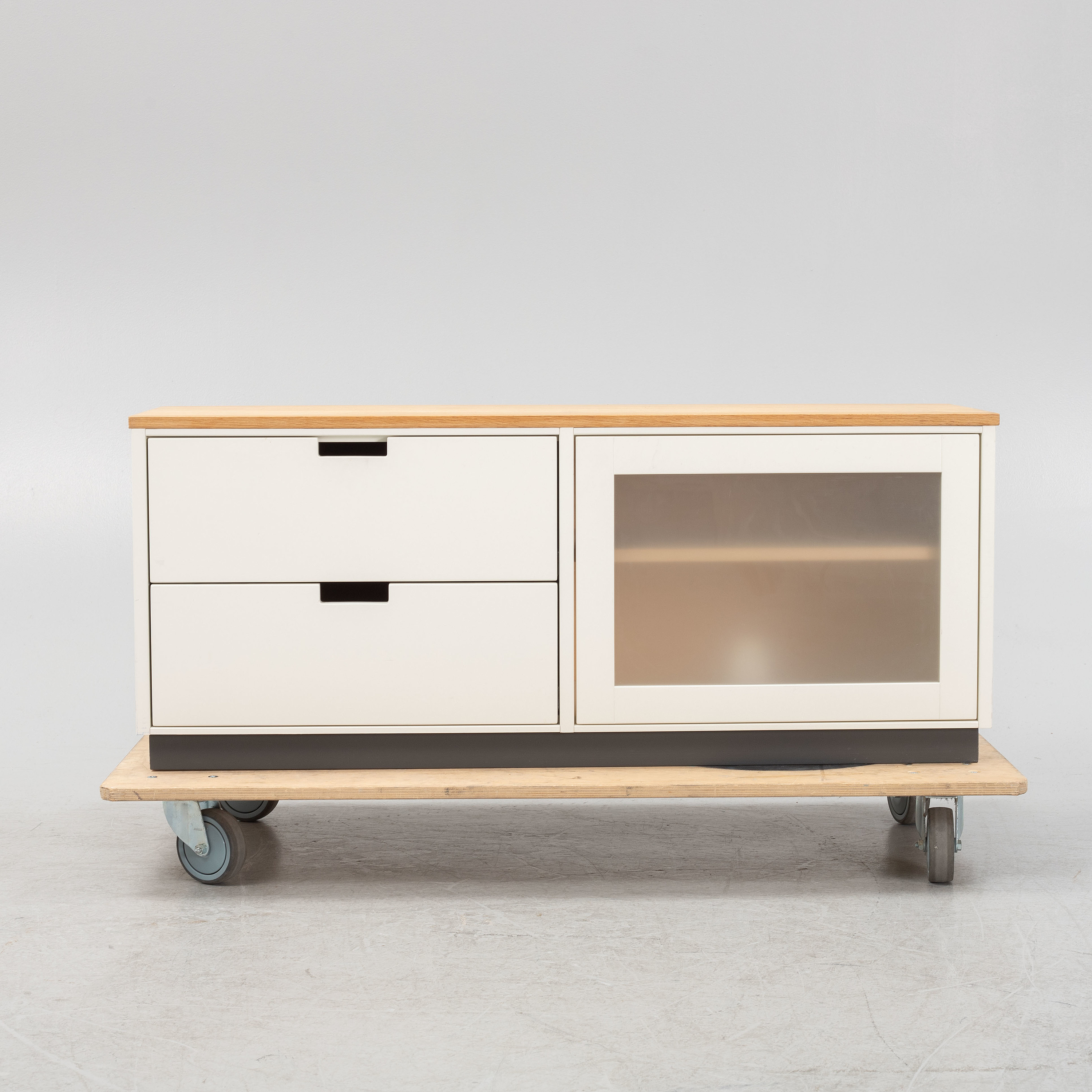Sideboard, Norrgavel, 2000-tal. - Bukowskis