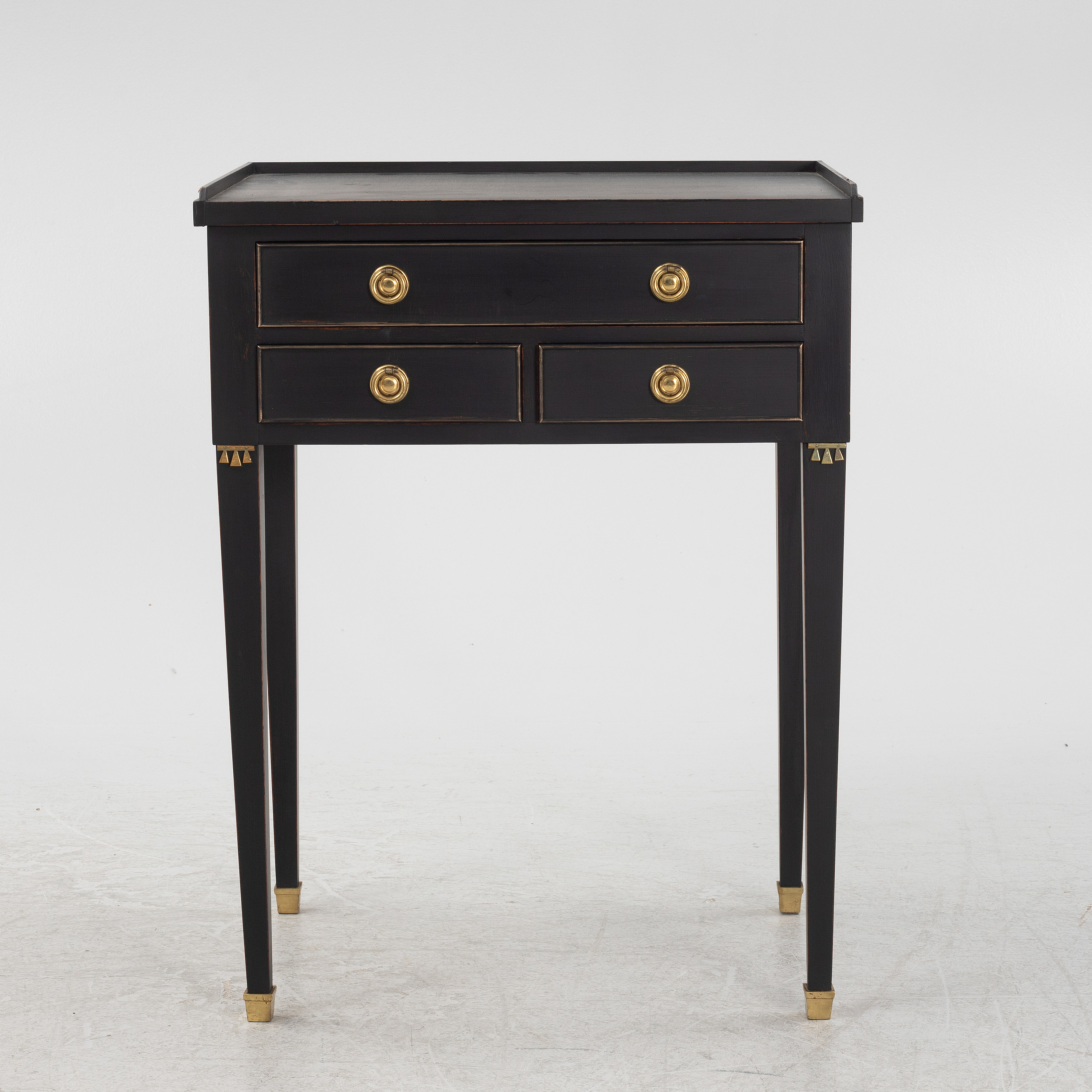 Sidobord, Gustaviansk stil, sent 1800-tal. - Bukowskis