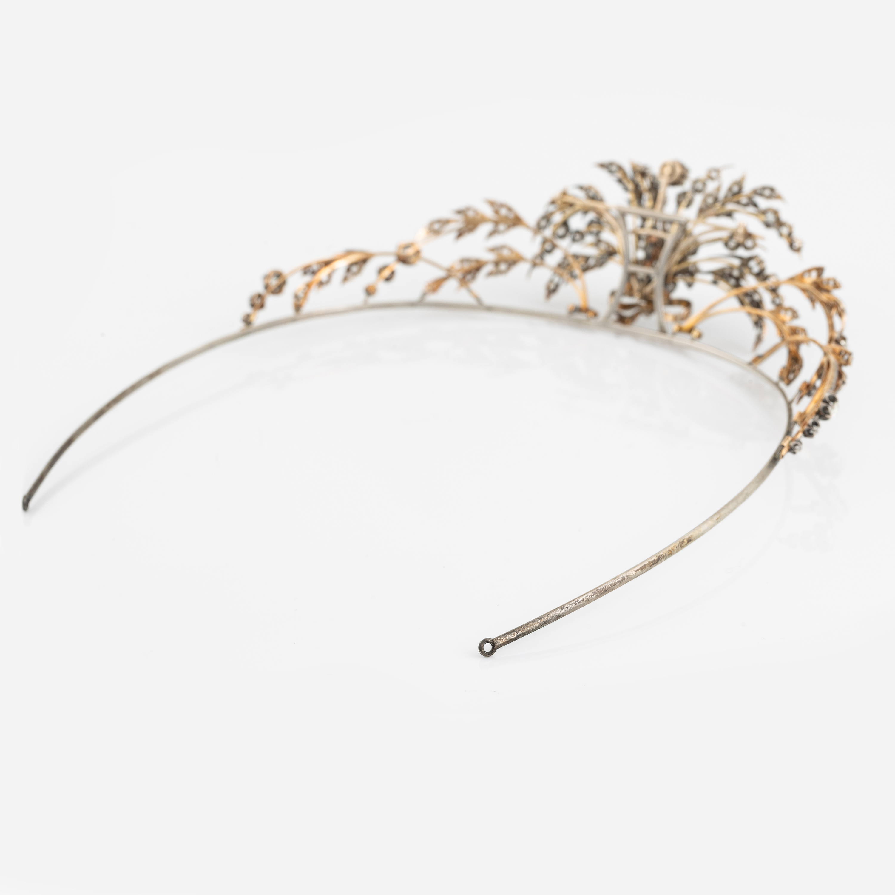 A brooch/tiara combination. - Bukowskis