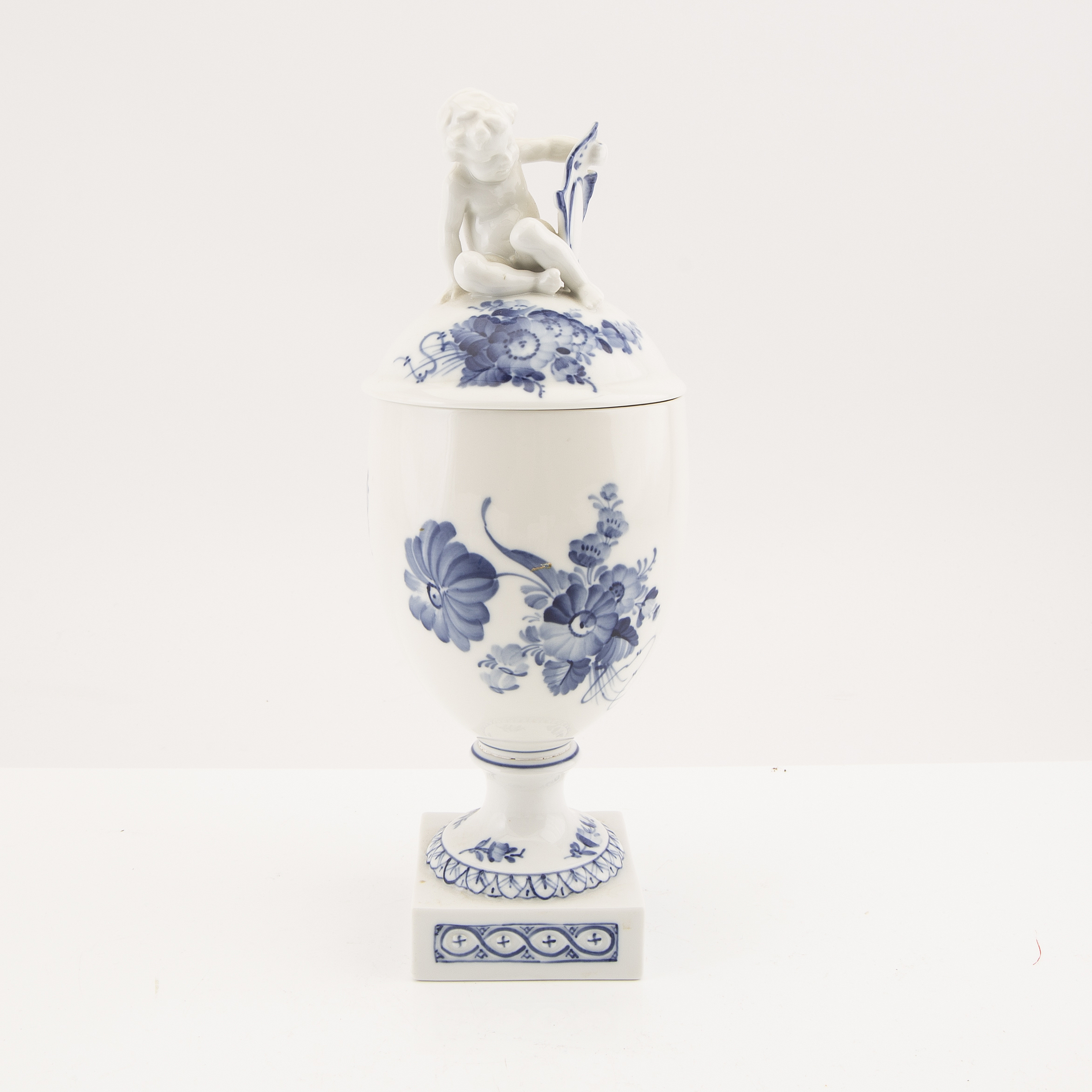 Servis "Blå blomst" 97 dlr Royal Copenhagen porslin. - Bukowskis