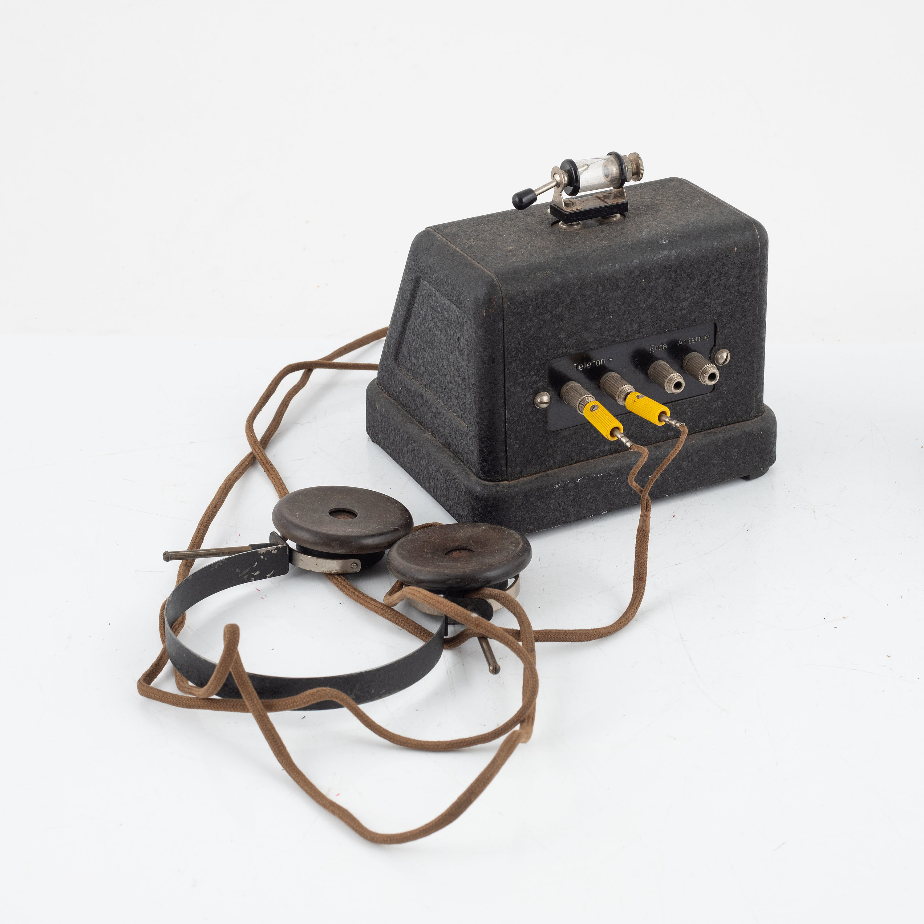 Crystal receiver 1935 and AEG receiver. - Bukowskis