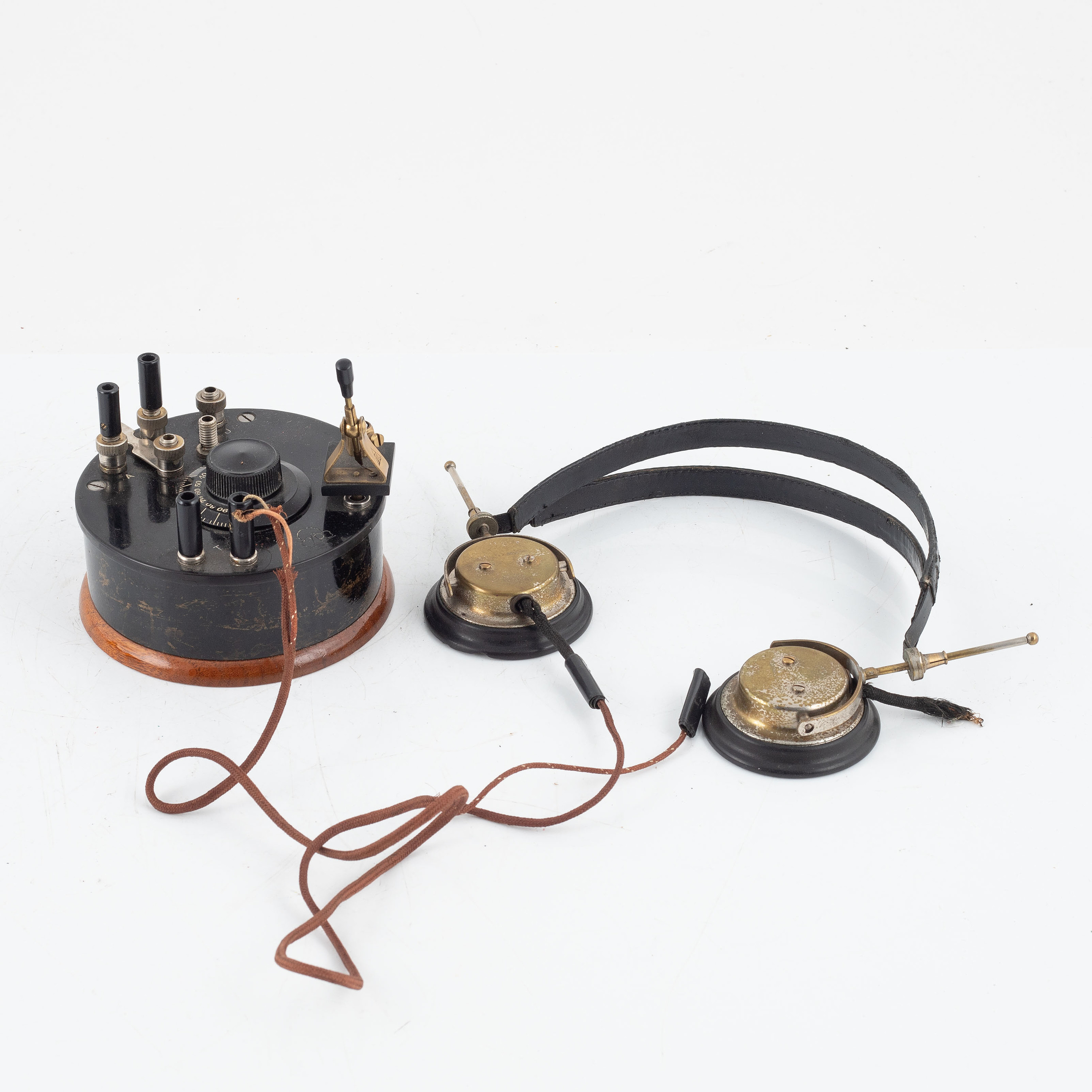 Crystal receiver 1935 and AEG receiver. - Bukowskis