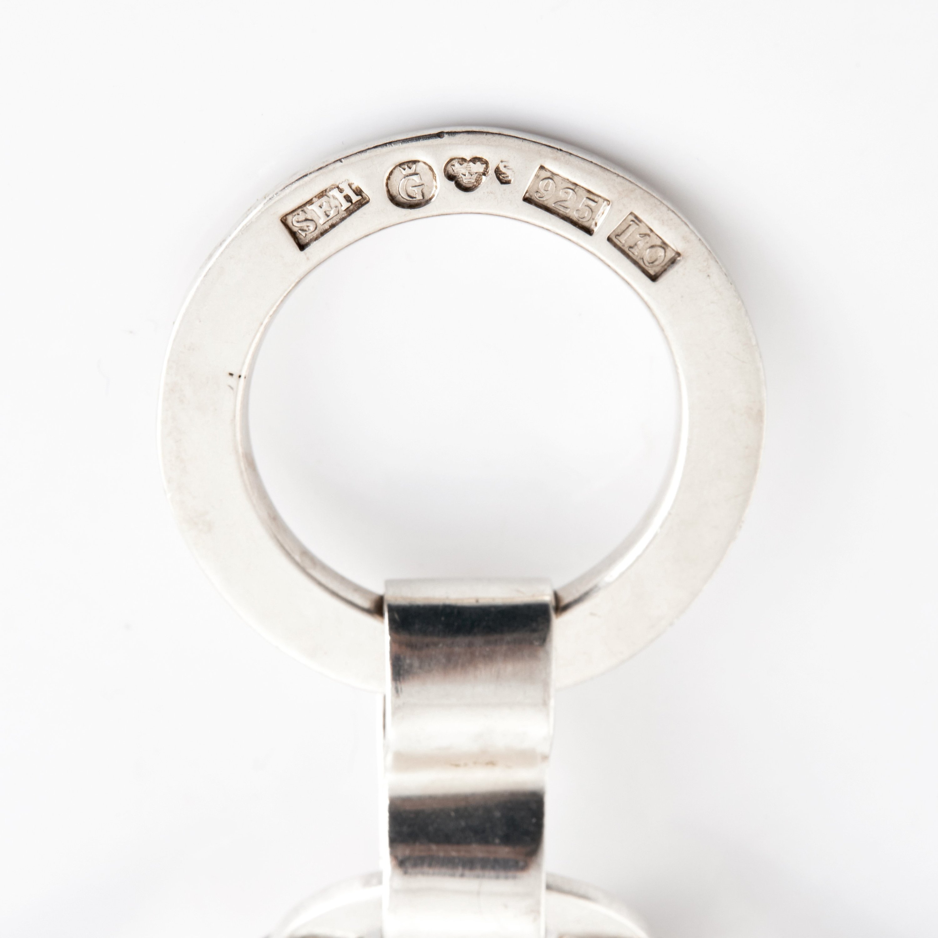 Sven-Erik Högberg, a silver necklace. - Bukowskis