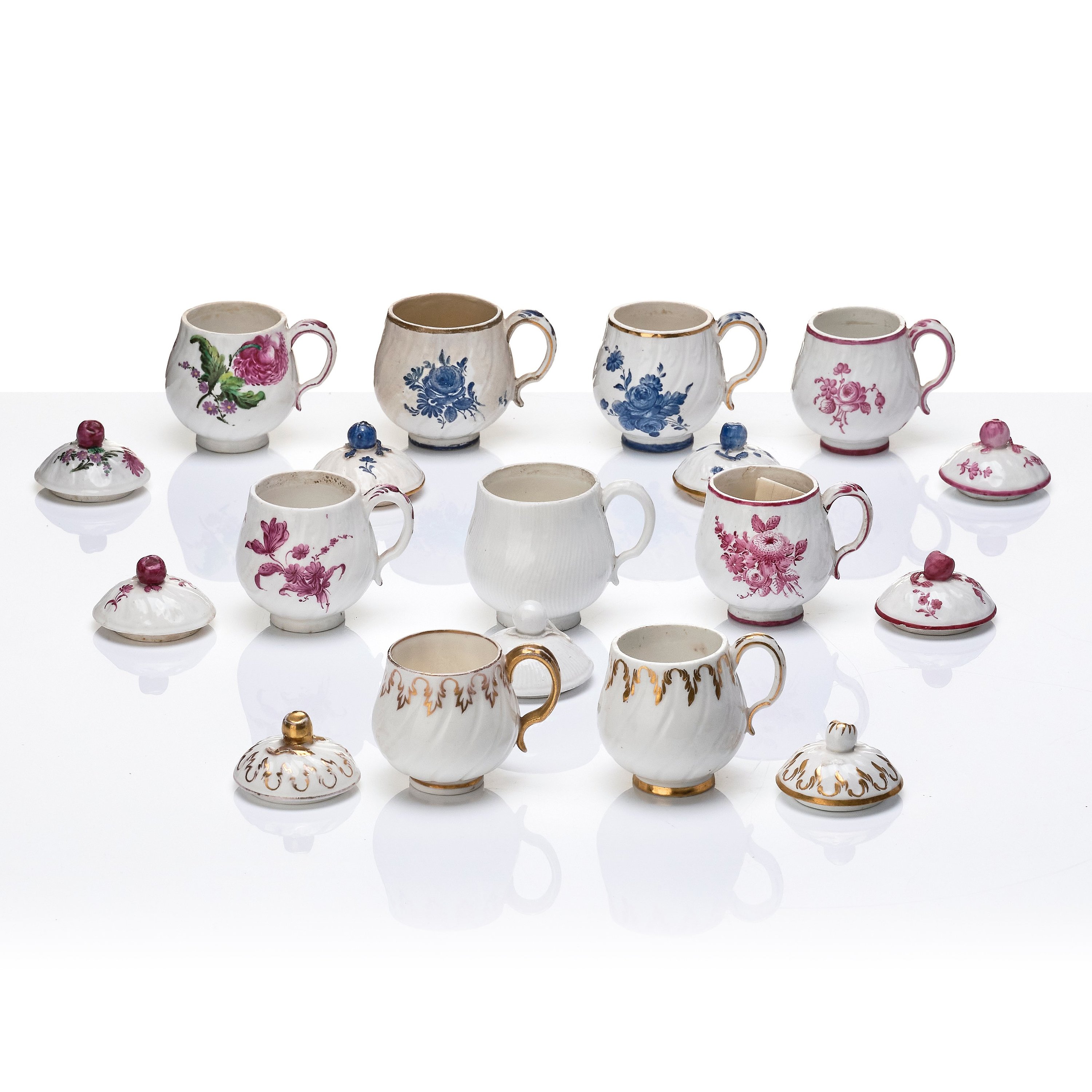A set of eight Swedish Marieberg custard cups with covers, 18th Century ...