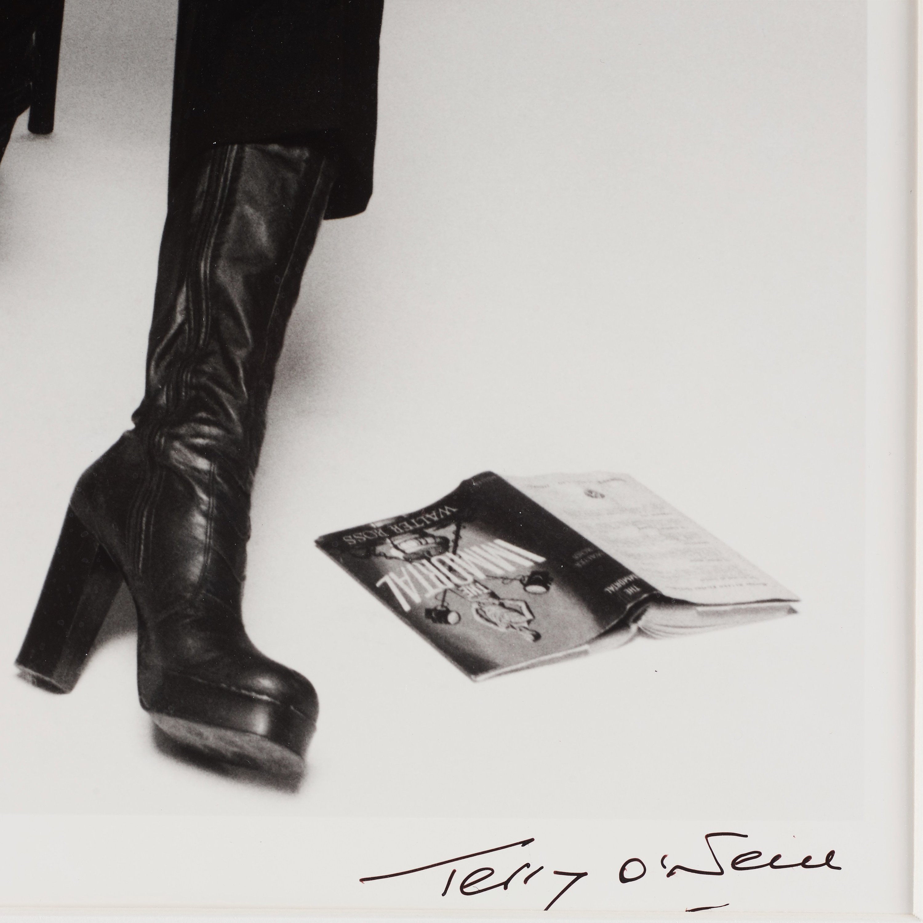 Terry O'Neill, 'David Bowie - Diamond Dogs, 1974'. - Bukowskis