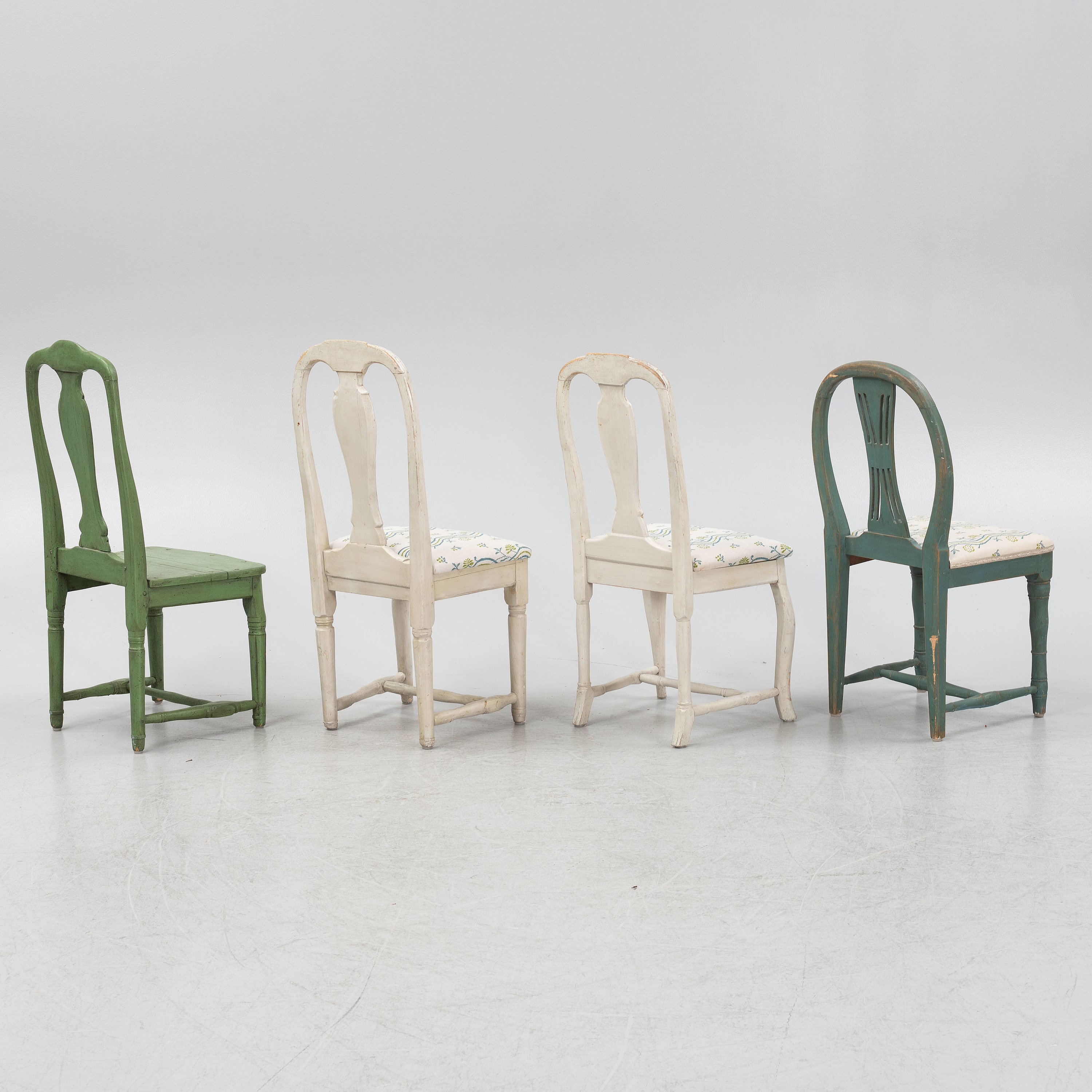 Stolar 4 st, olika, 1700-tal. - Bukowskis