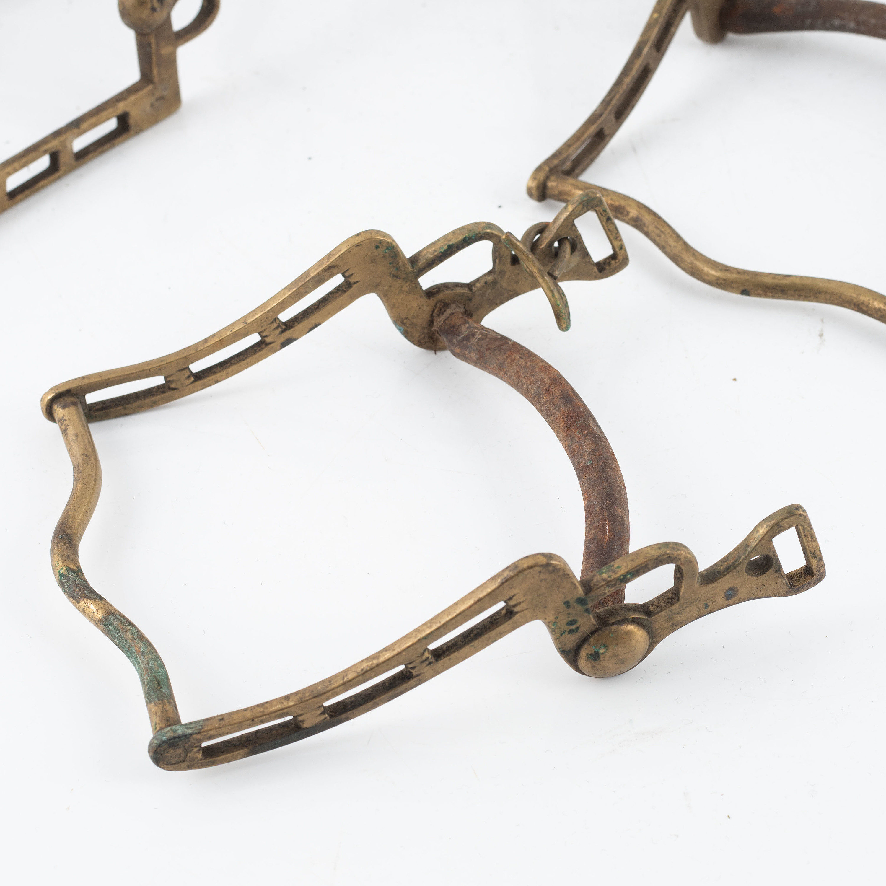 A set of eight brass horse bits, 18th/19th Century. - Bukowskis