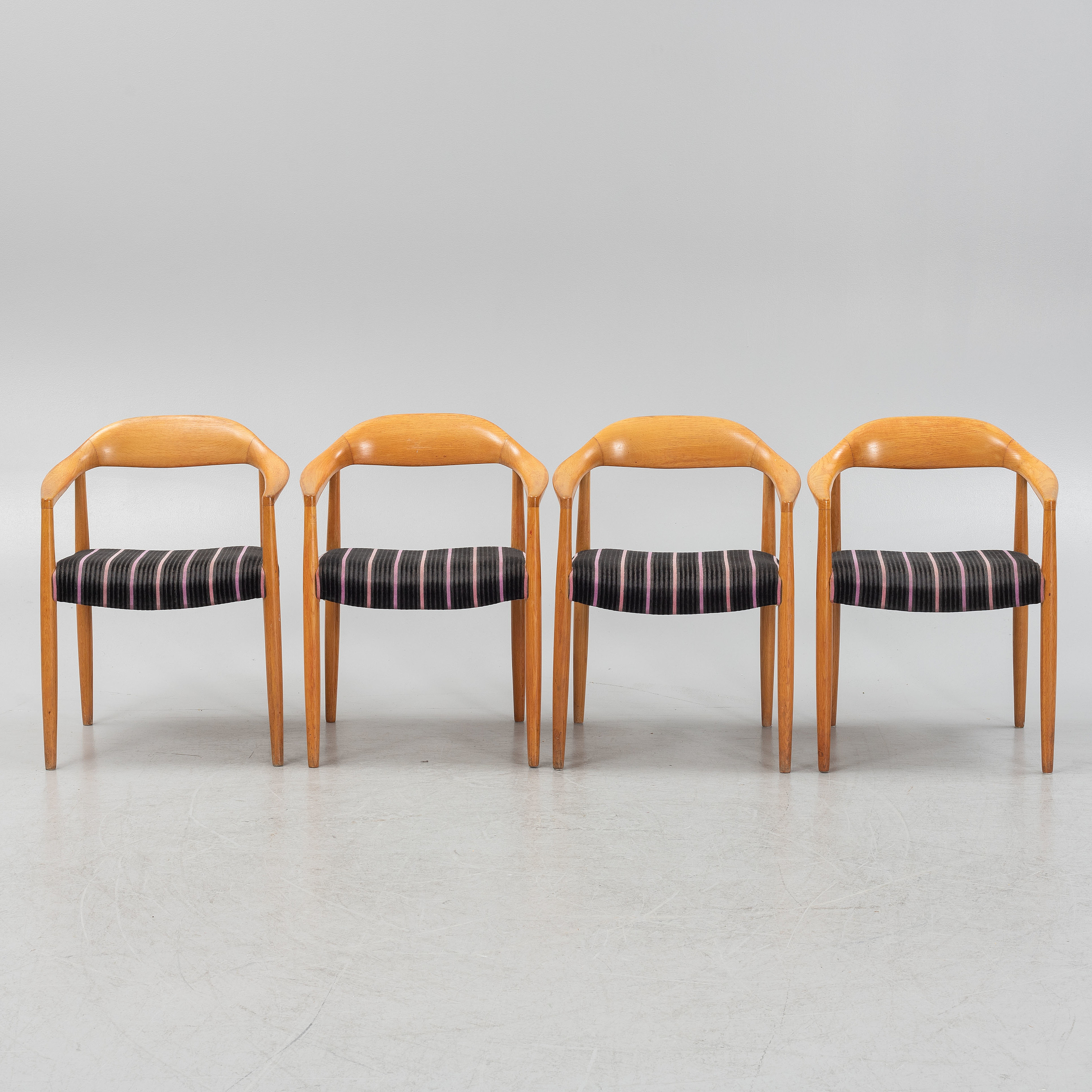 Carl-Axel Acking, karmstolar, 4 st, "Tokyo", Triva-serien, Nordiska Kompaniet, 1960-tal. - Bukowskis