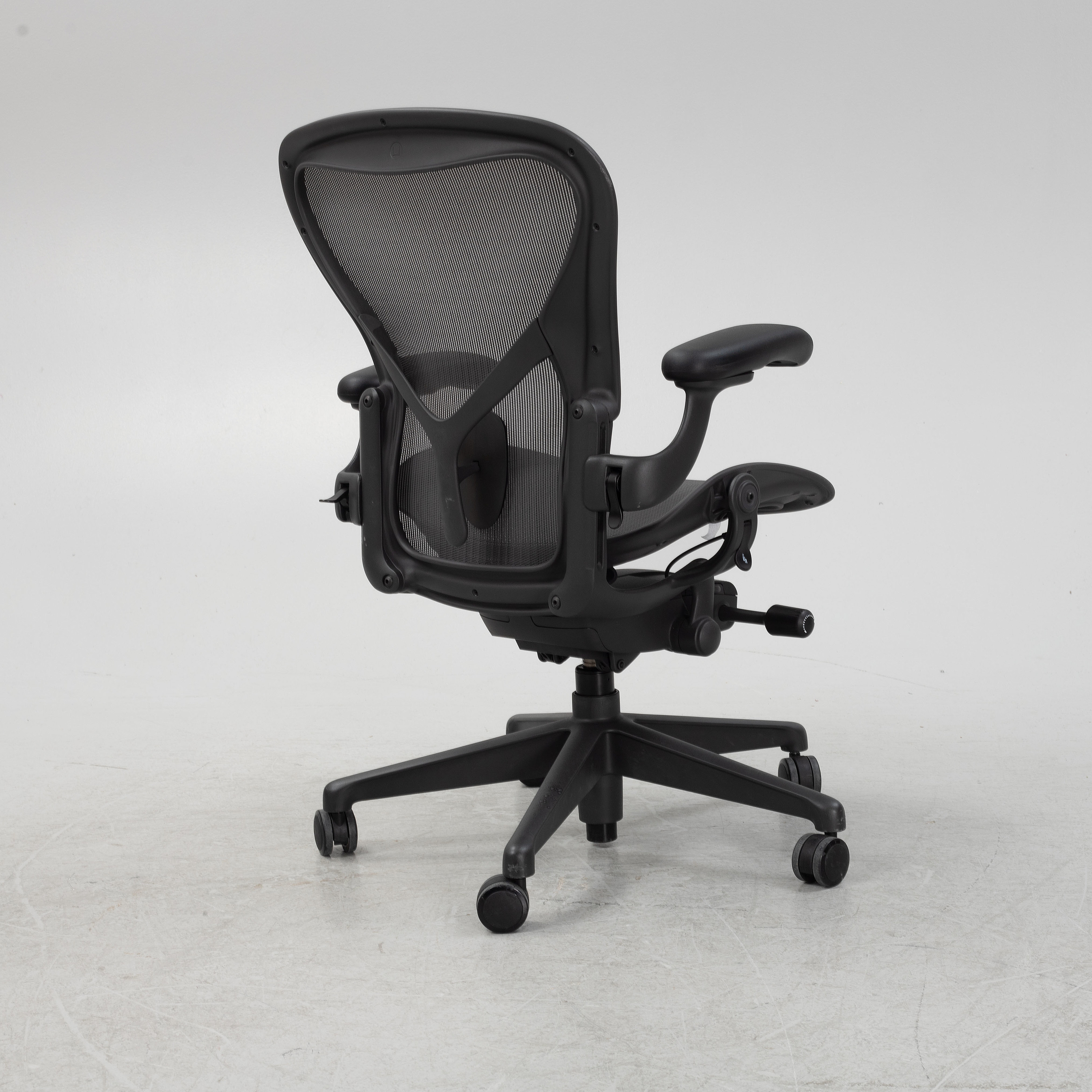 Don Chadwick/Bill Stump, a size B, 'Aeron' swivel office chair, Herman ...