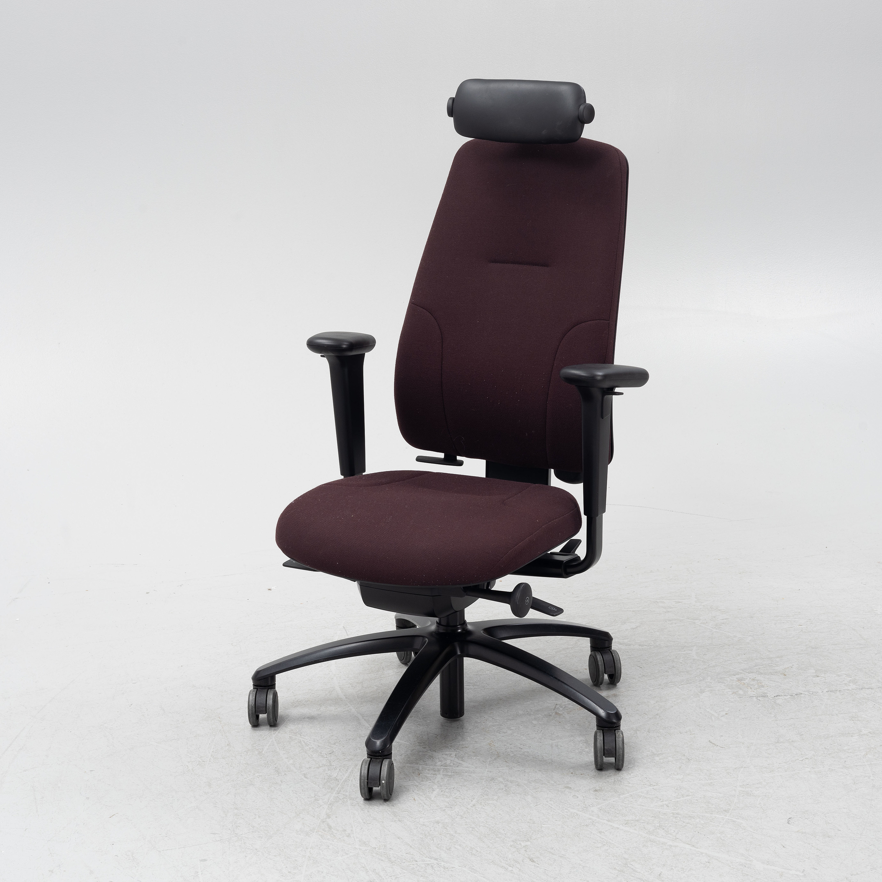 An RH Logic 220 office chair. - Bukowskis