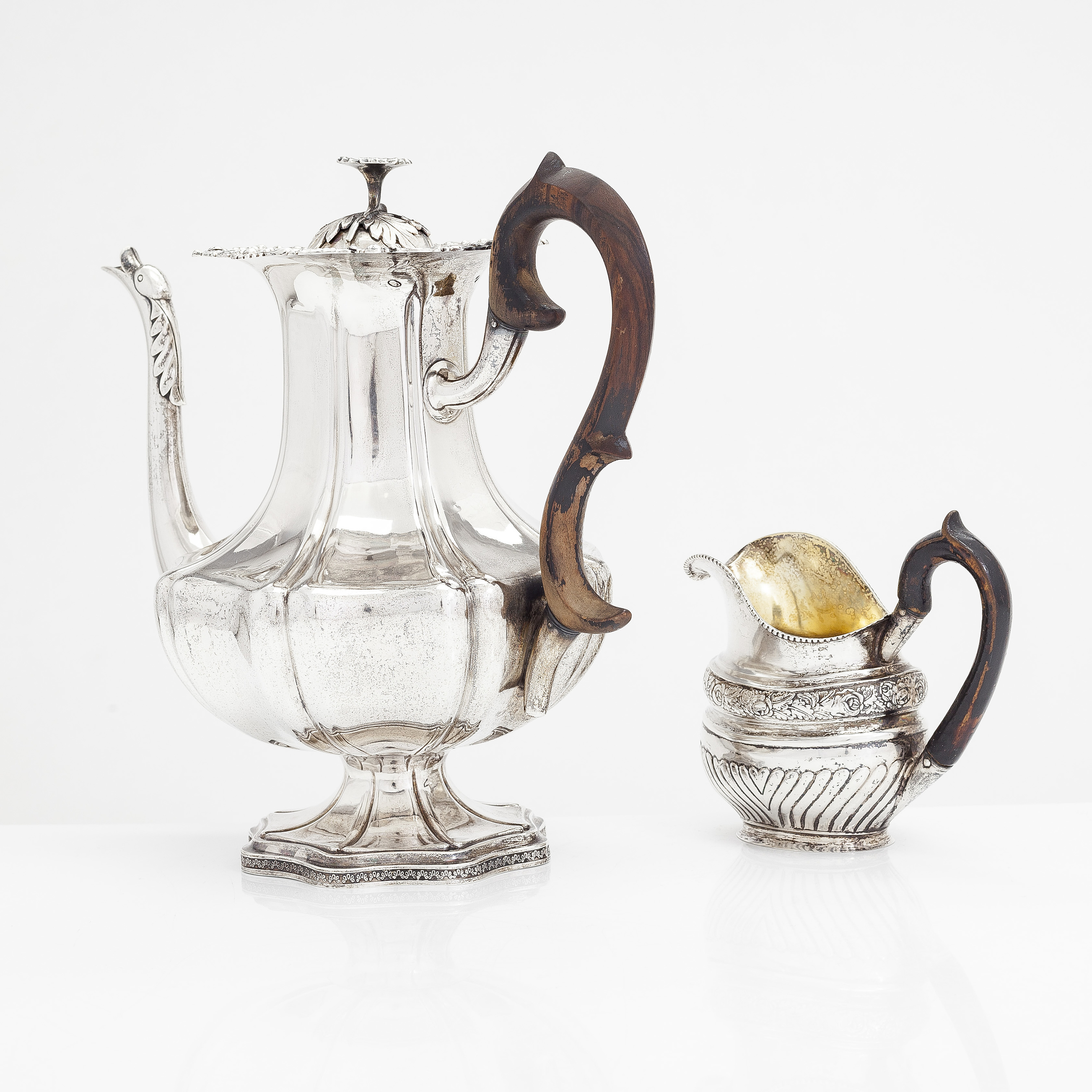 Kaffekanna, och gräddsnäcka, silver, Olof Robert Lundgren Åbo 1847 samt ...