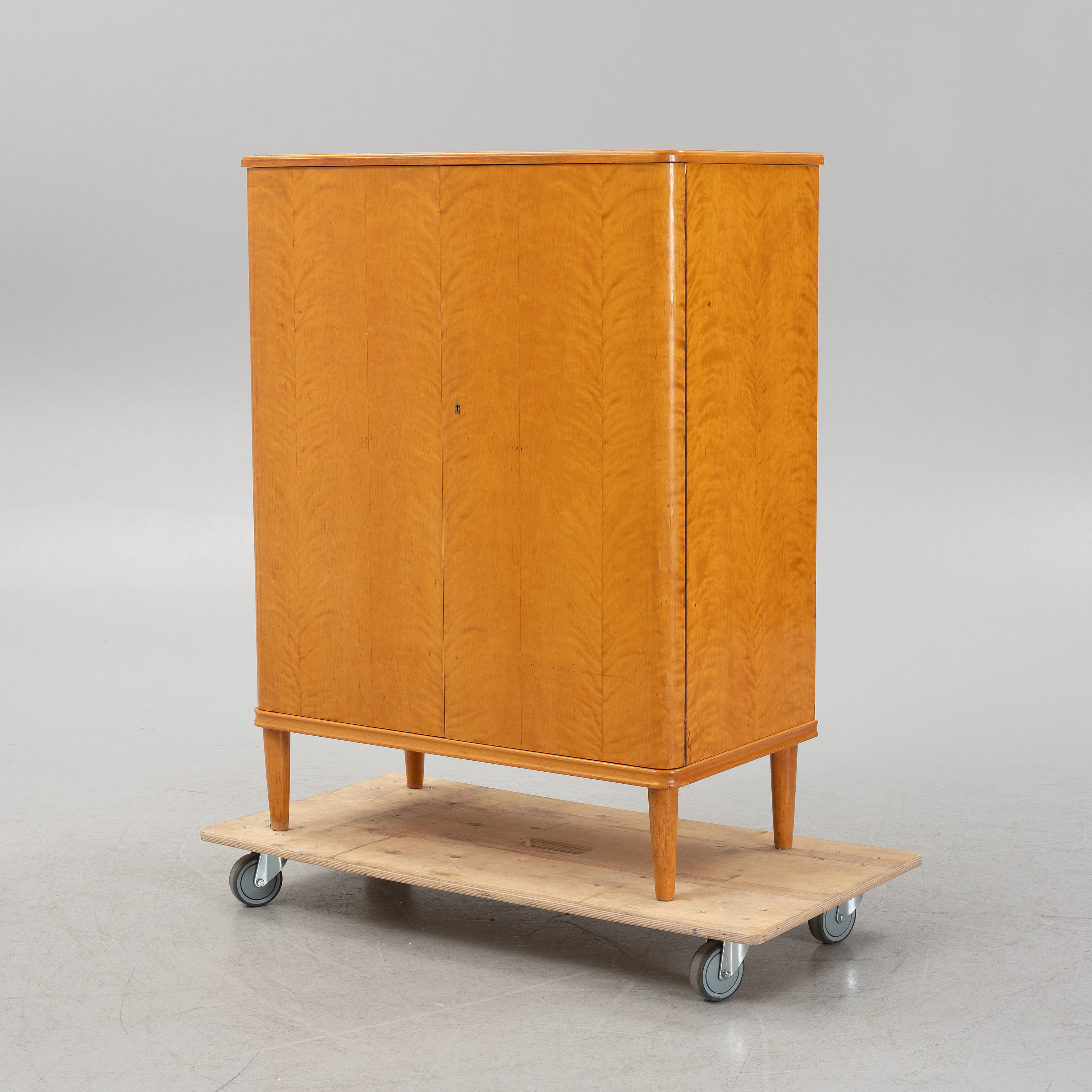 A cabinet, 1940's. - Bukowskis