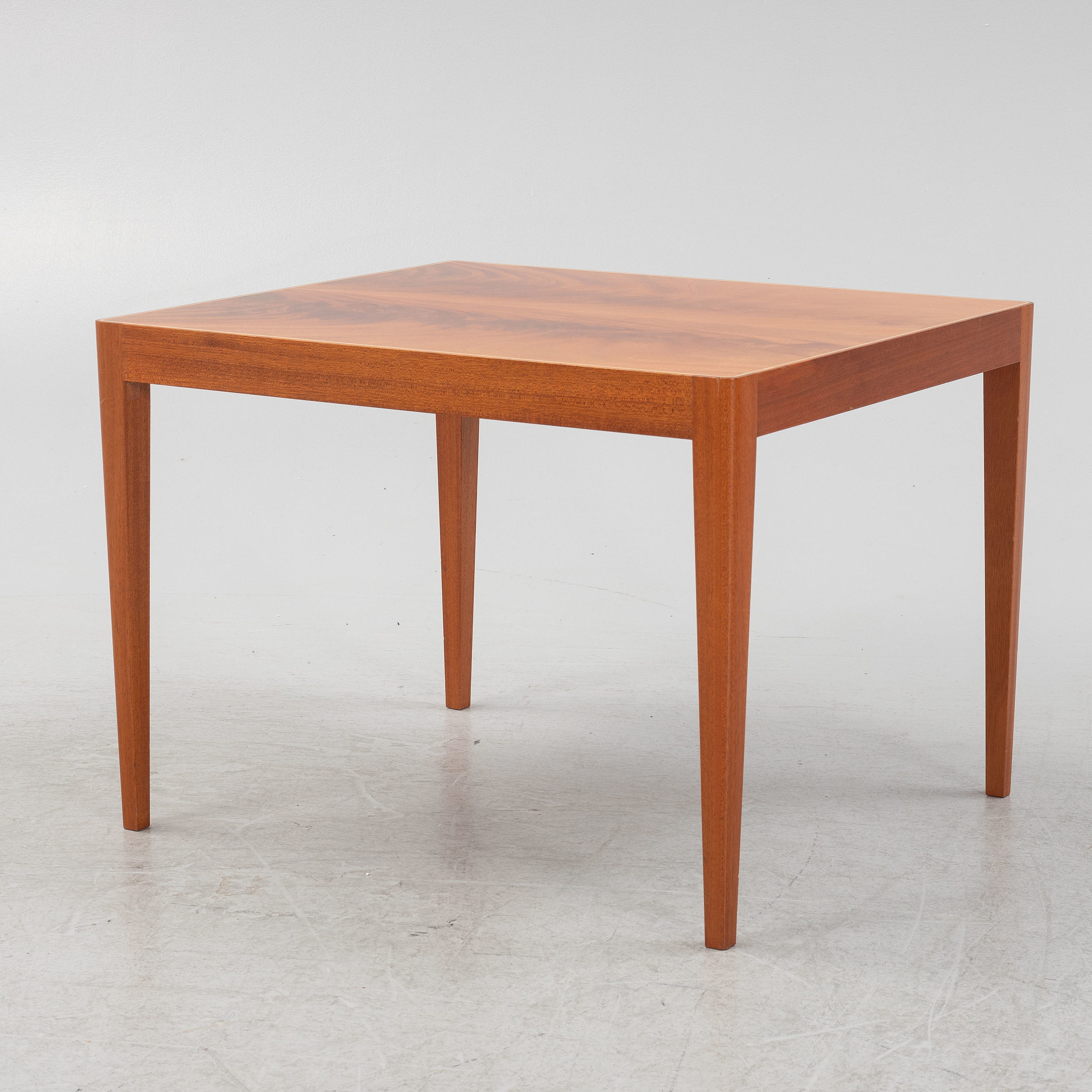 Josef Frank, soffbord modell 774, Firma Svenskt Tenn. - Bukowskis