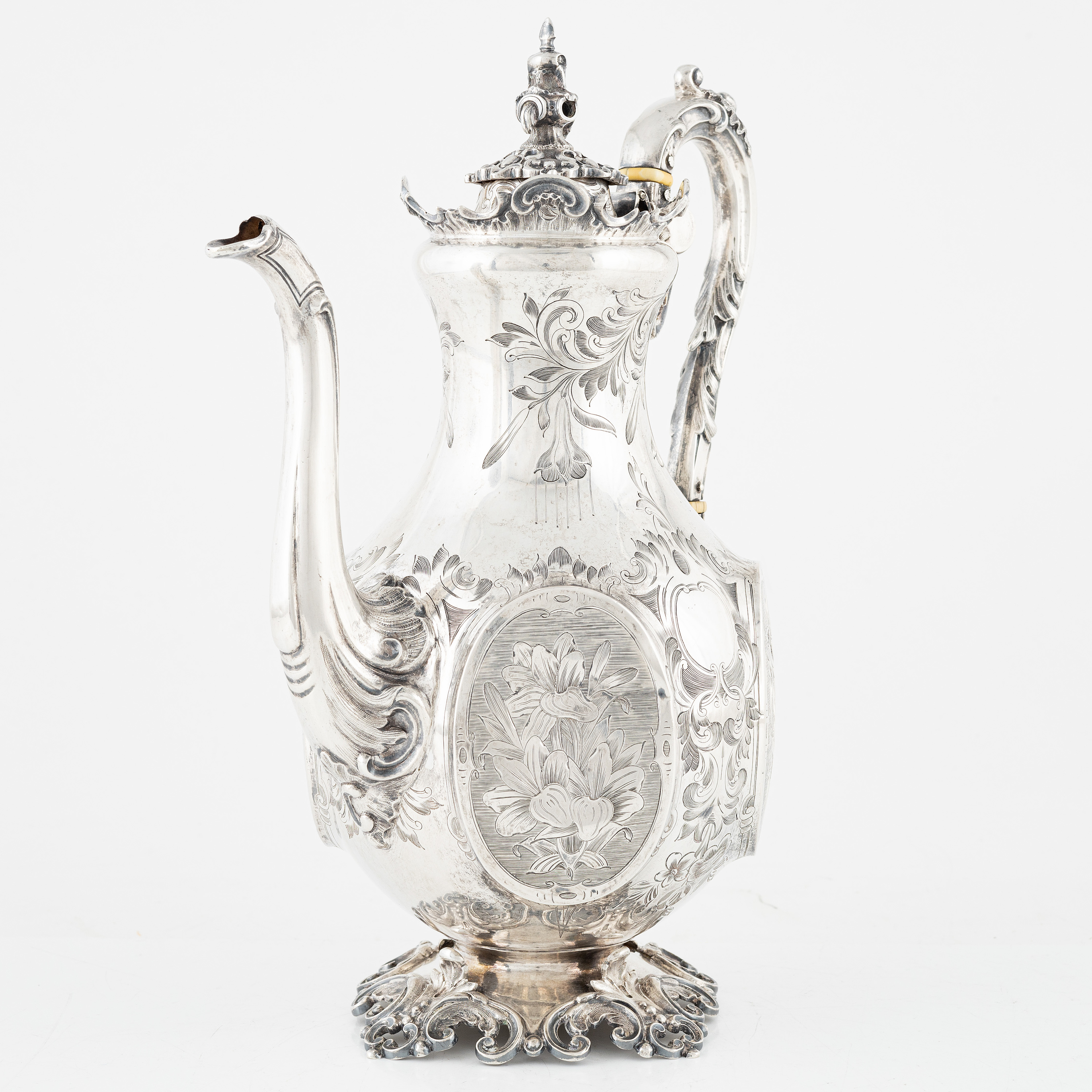 Coffee pot, silver, Gustaf Möllenborg Féron, Stockholm, 1865. - Bukowskis