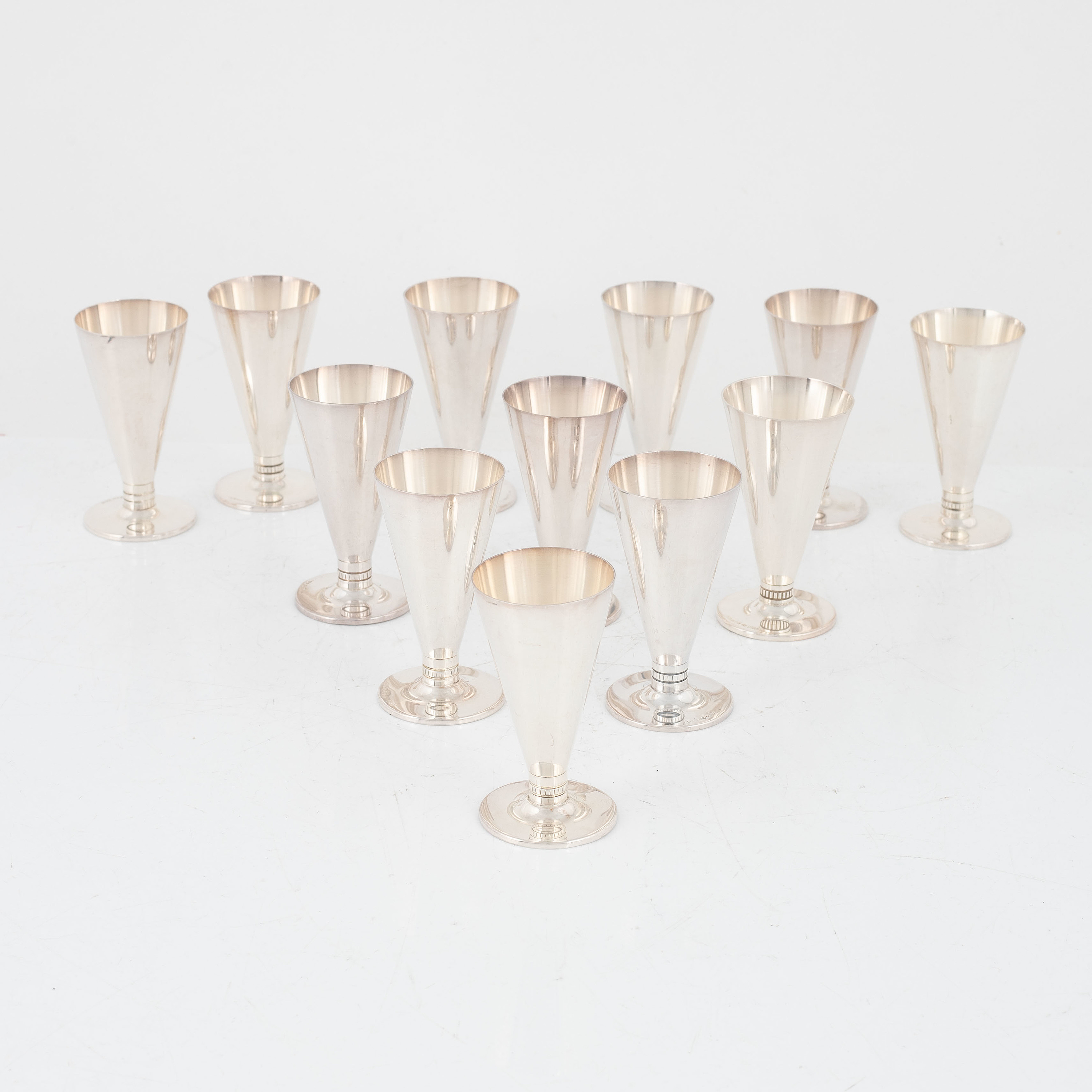 Tore Eldh, snapsglas, 12 st, silver, K&EC, Göteborg, 1949-1958. - Bukowskis