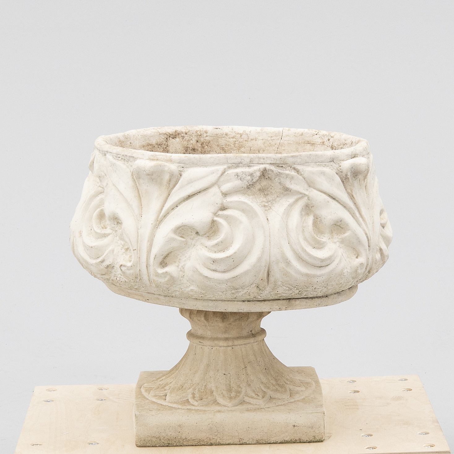 Garden urn 20th century stone mass. - Bukowskis