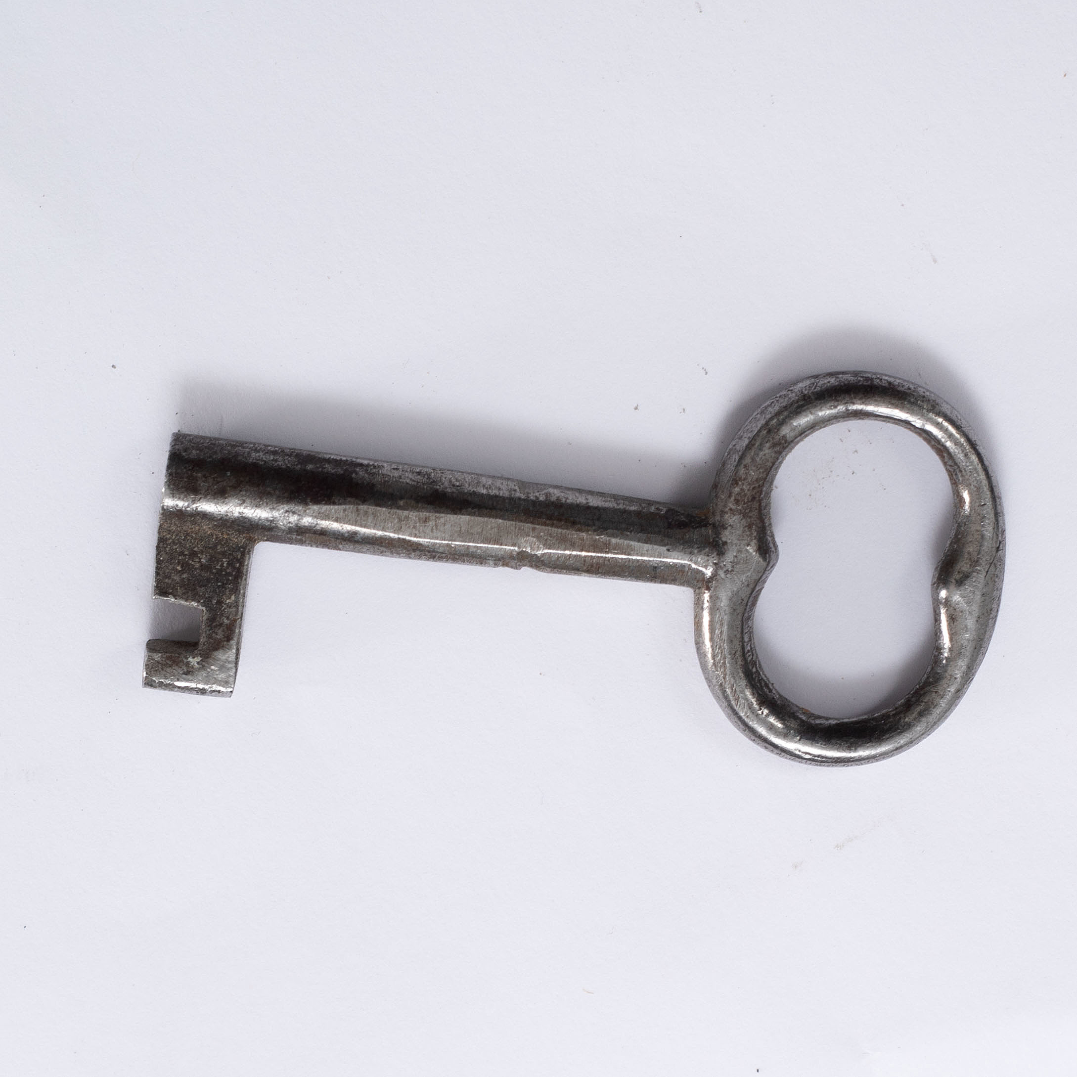 A chest of drawers, around 1900. - Bukowskis