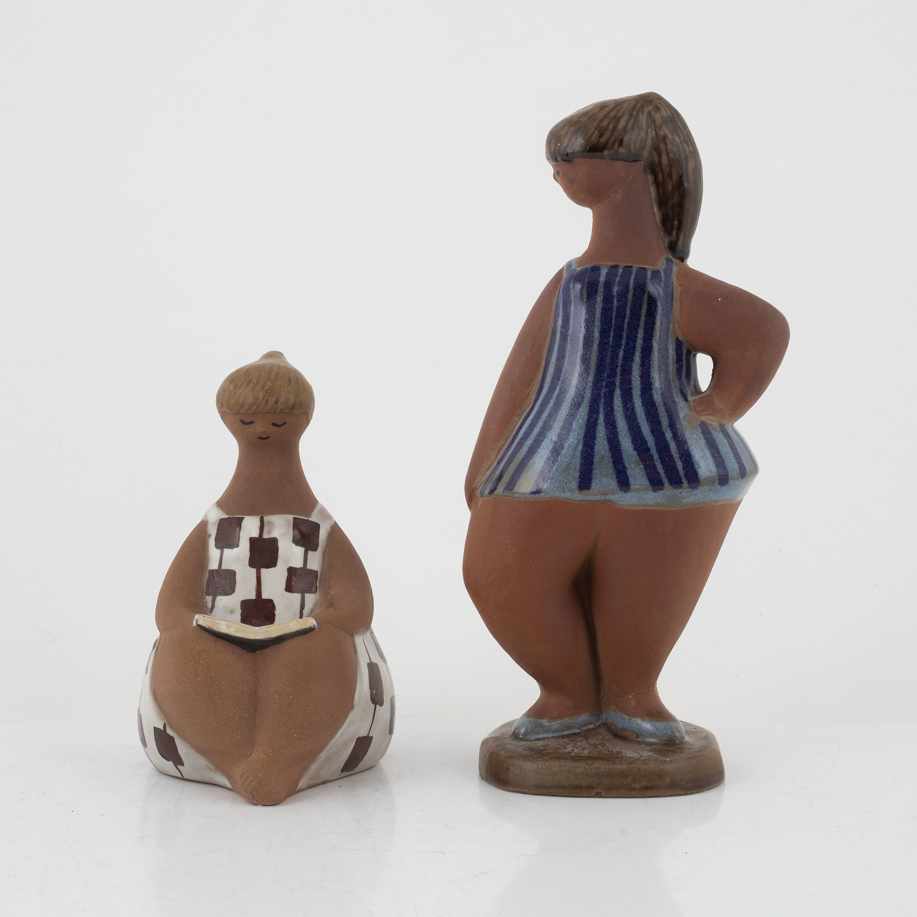 Lisa Larson, two stoneware figurines, Gustavsberg, Sweden. - Bukowskis