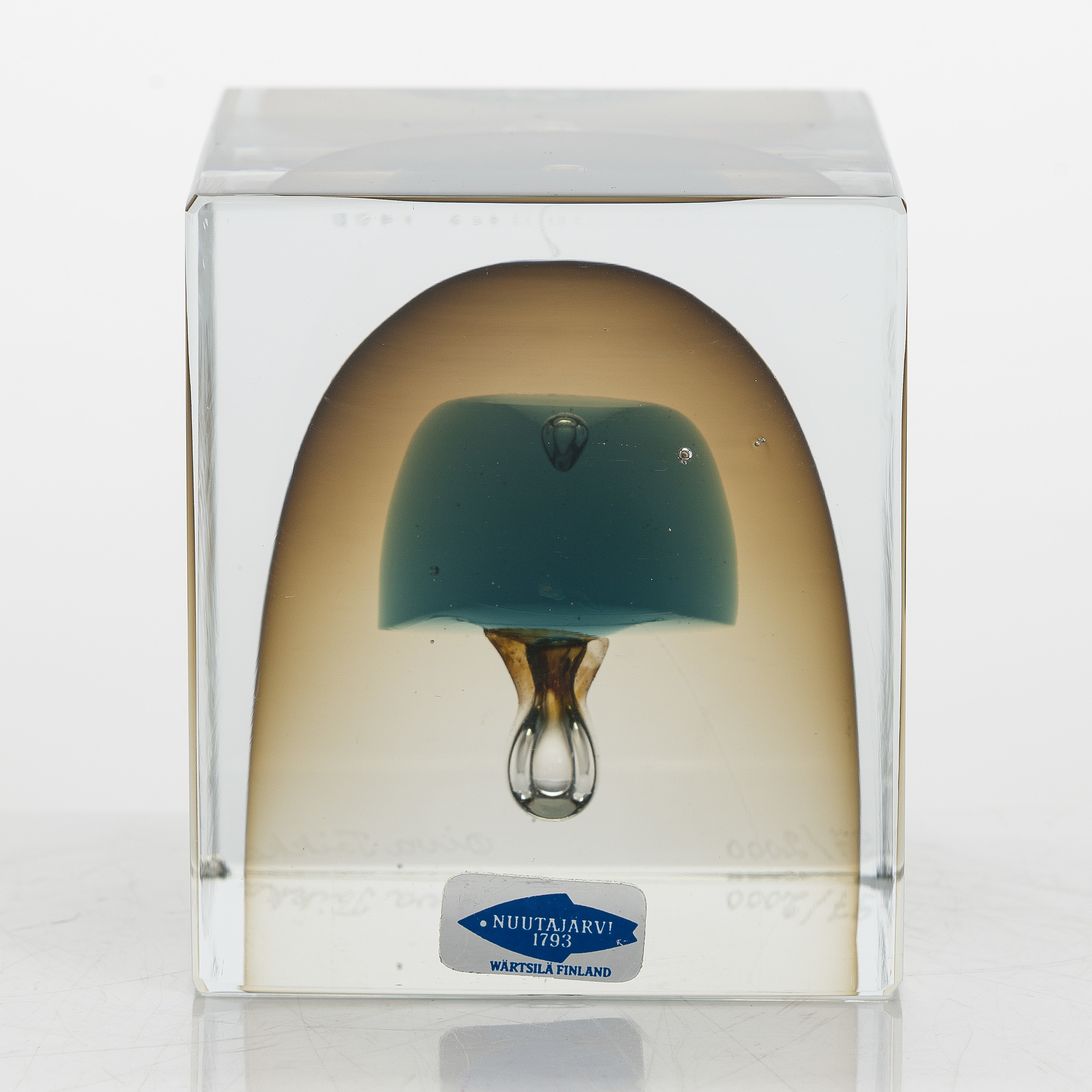 Oiva Toikka, An annual cube, signed Oiva Toikka Nuutajärvi 1983 and ...