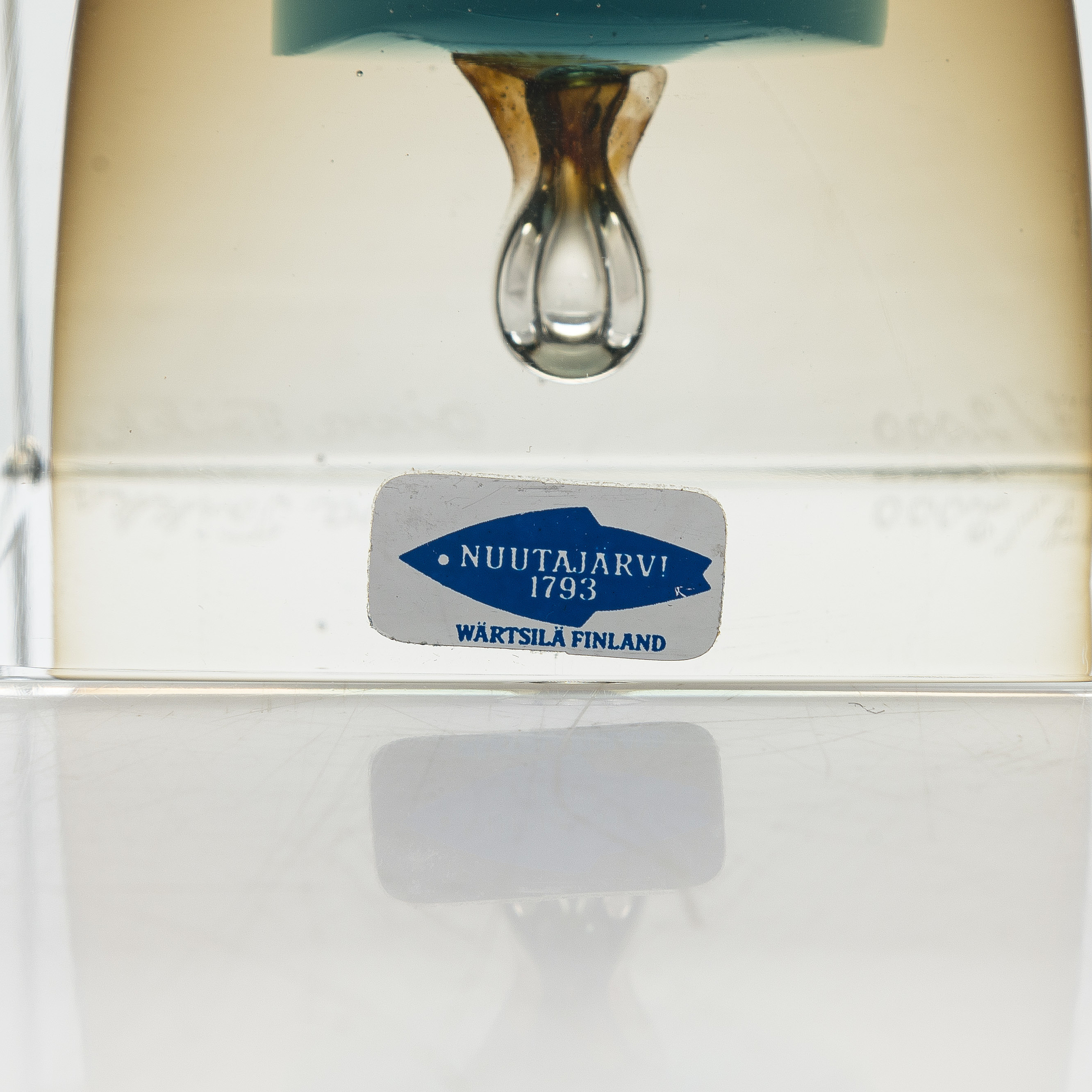 Oiva Toikka, An annual cube, signed Oiva Toikka Nuutajärvi 1983 and ...