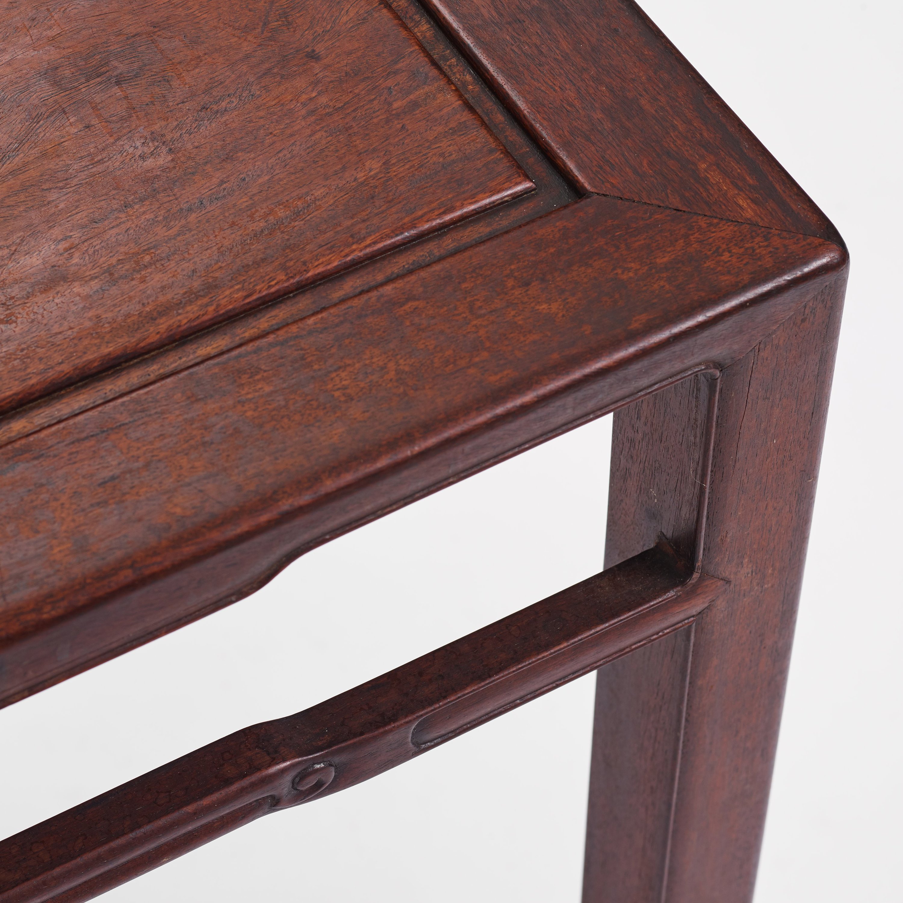 A Chinese hardwood corner-leg table, Qing dynasty. - Bukowskis