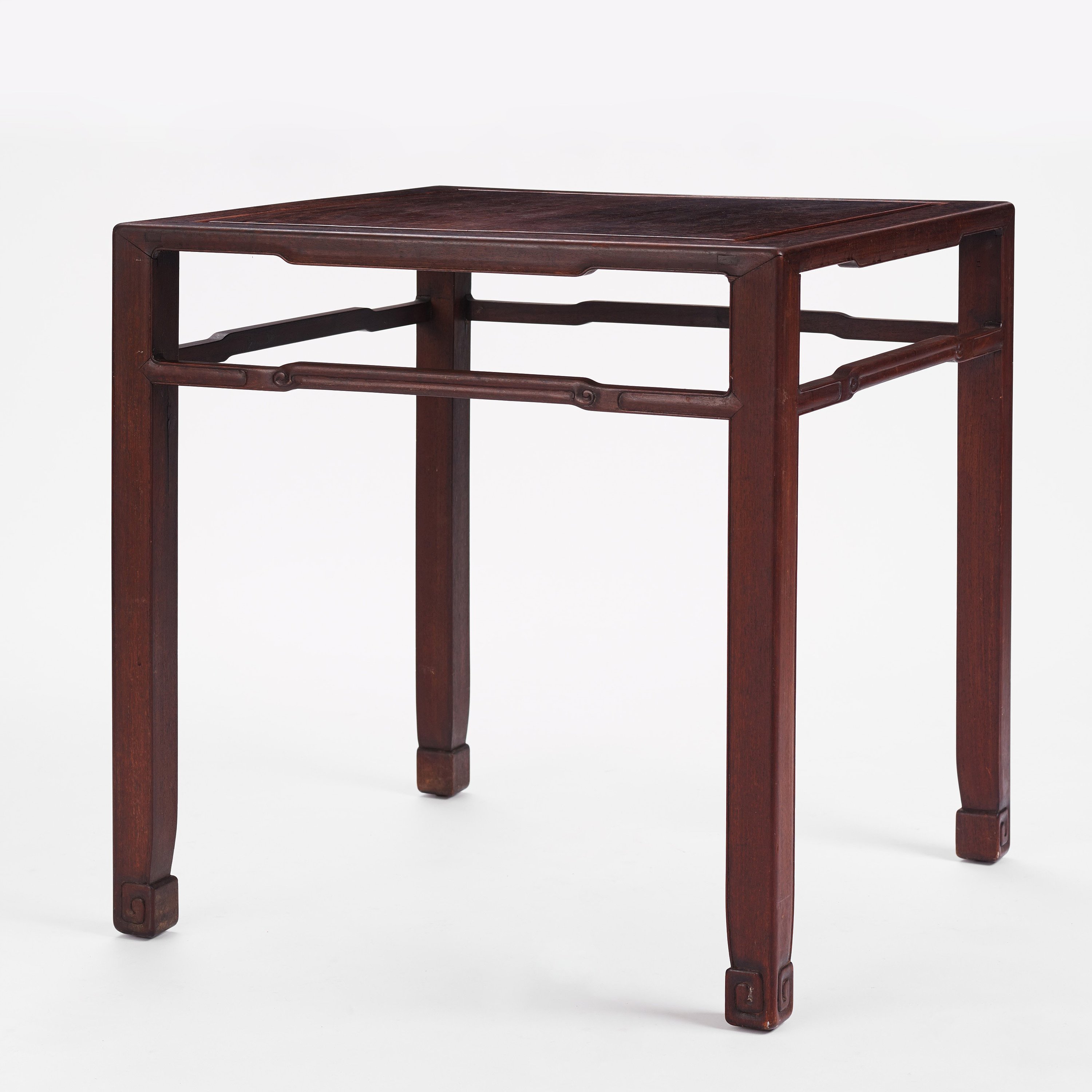 A Chinese hardwood corner-leg table, Qing dynasty. - Bukowskis