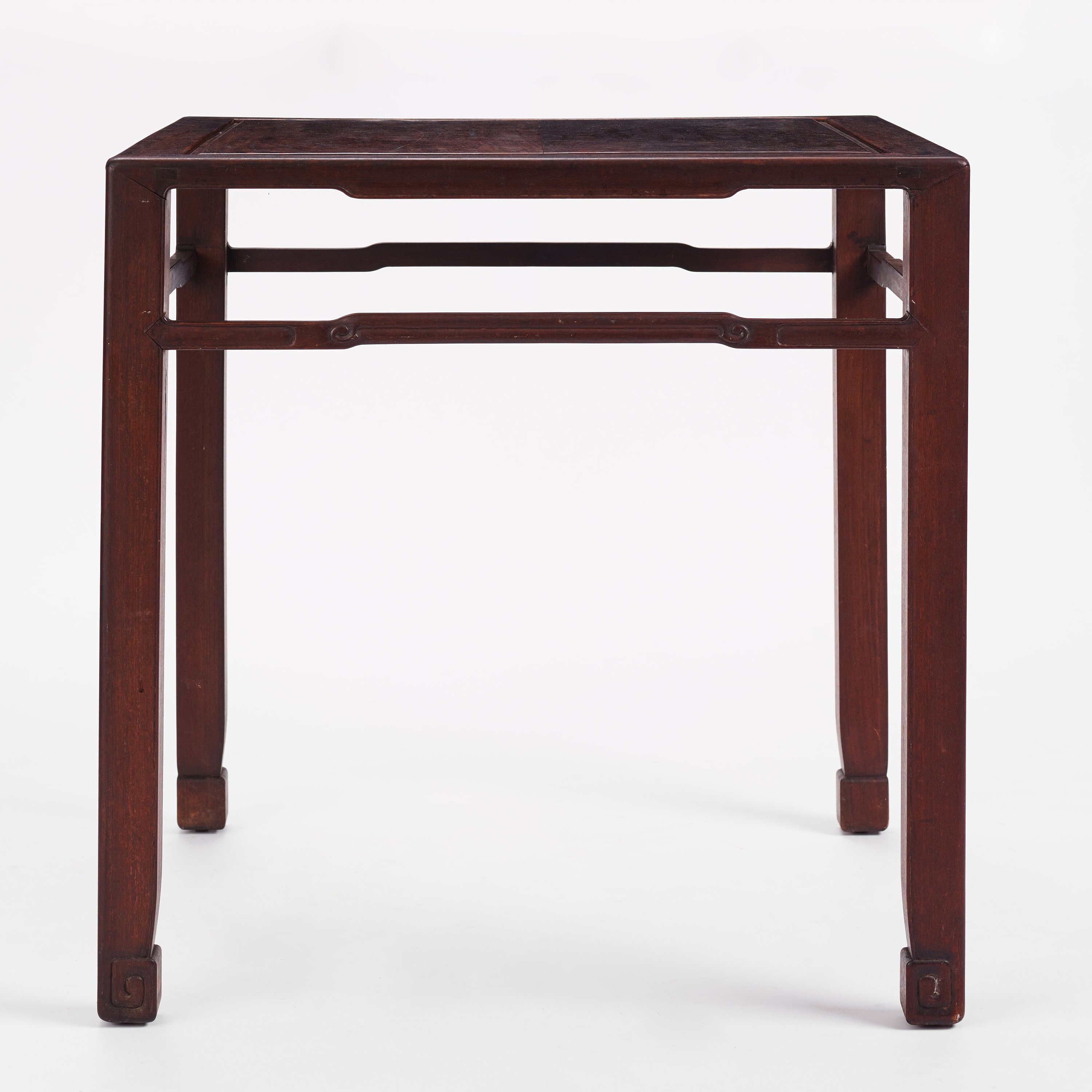 A Chinese hardwood corner-leg table, Qing dynasty. - Bukowskis