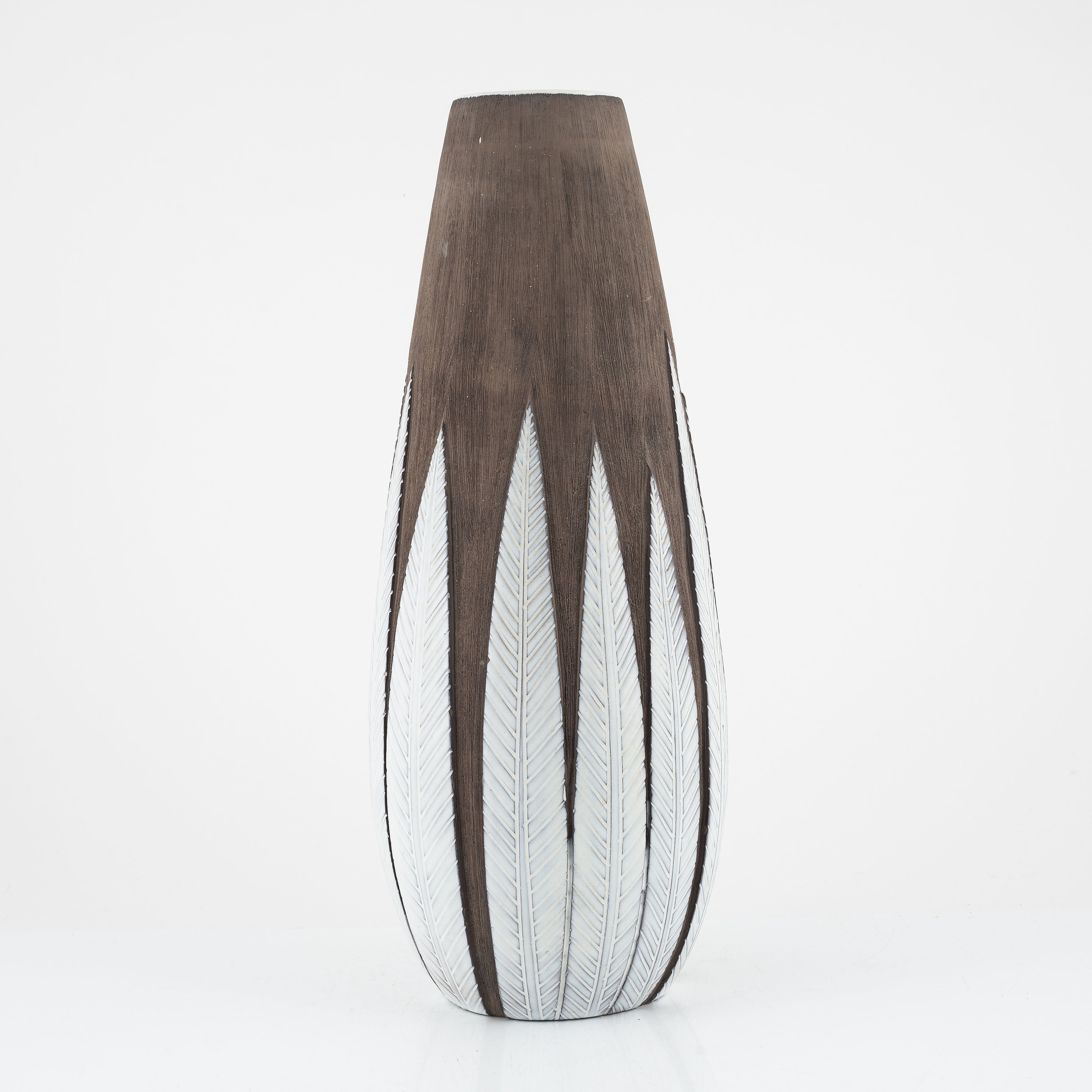 Anna-Lisa Thomson, a stoneware "Paprika" vase, Upsala-Ekeby, Sweden. - Bukowskis