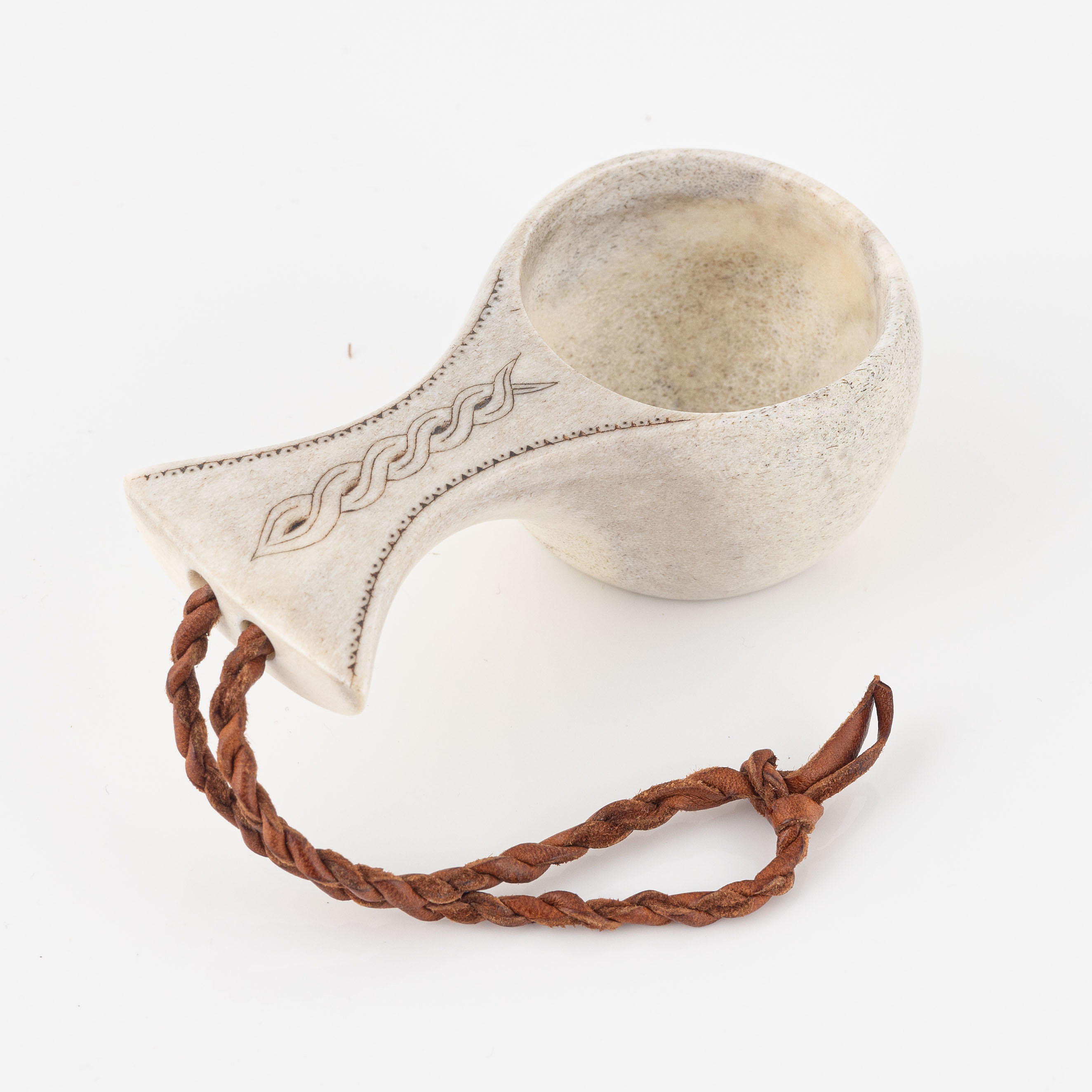 Jan-Erik Skoog smyckeskniv och Per Erik Nilsson, snapskåsa. - Bukowskis